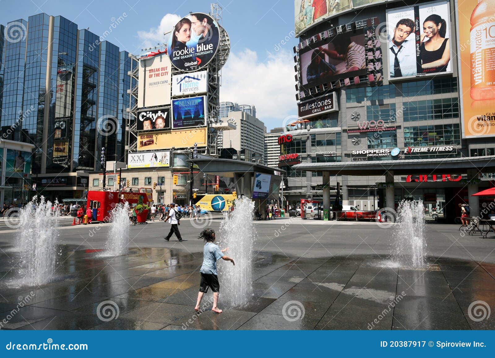 Times Square de Toronto fotografía editorial. Imagen de publicidad ...