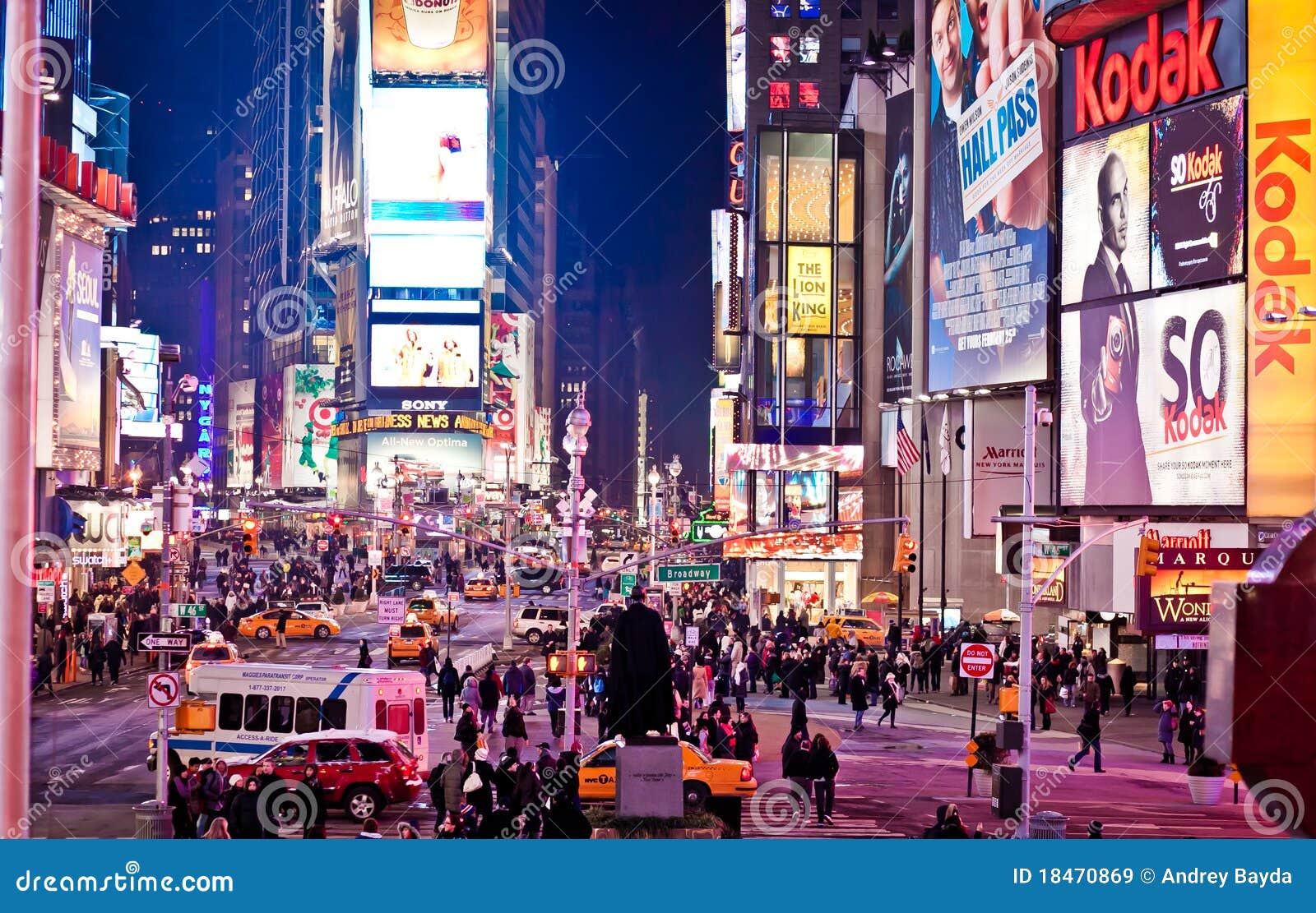 Times Square la nuit image stock éditorial. Image du illuminé - 18470869
