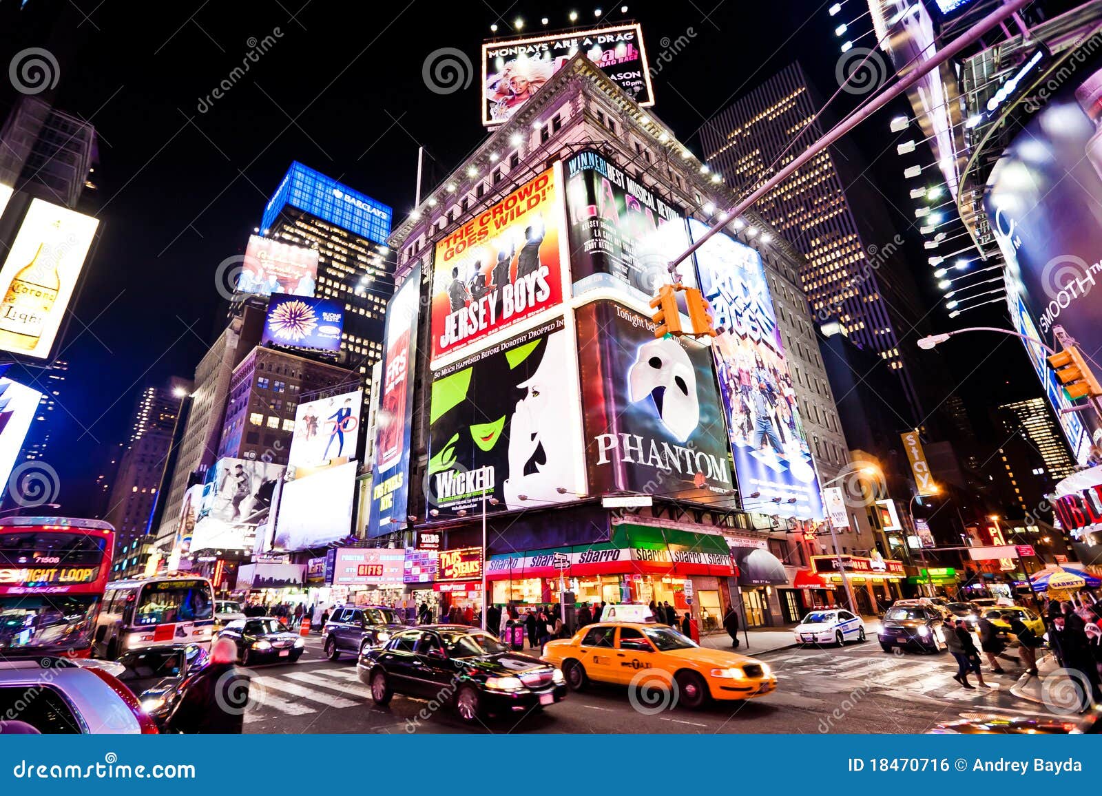 Times Square na noite foto editorial. Imagem de vida - 18470716