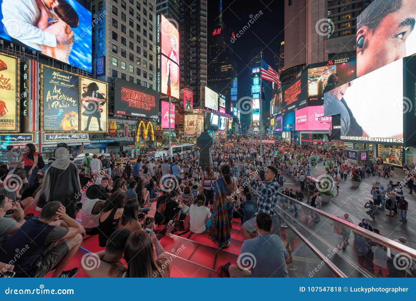 Times Square Na Noite, Manhattan, New York Foto de Stock Editorial ...
