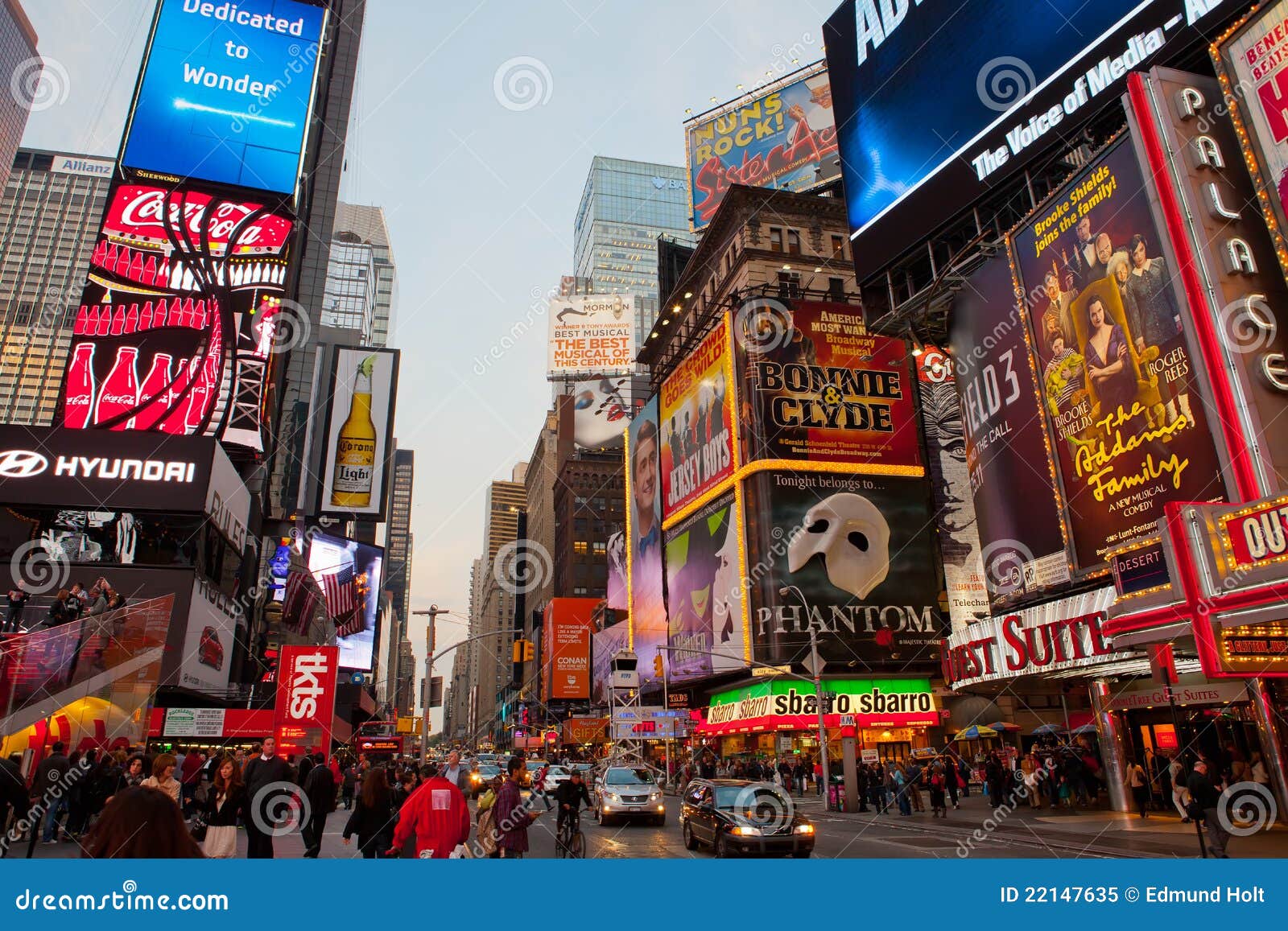 Times Square, New York editorial image. Image of crowd - 22147635