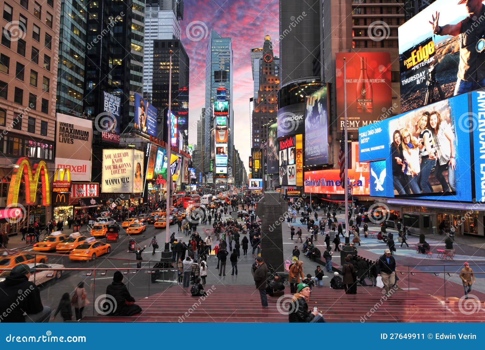 Times Square, New York City Editorial Photo - Image of brand, crowd ...
