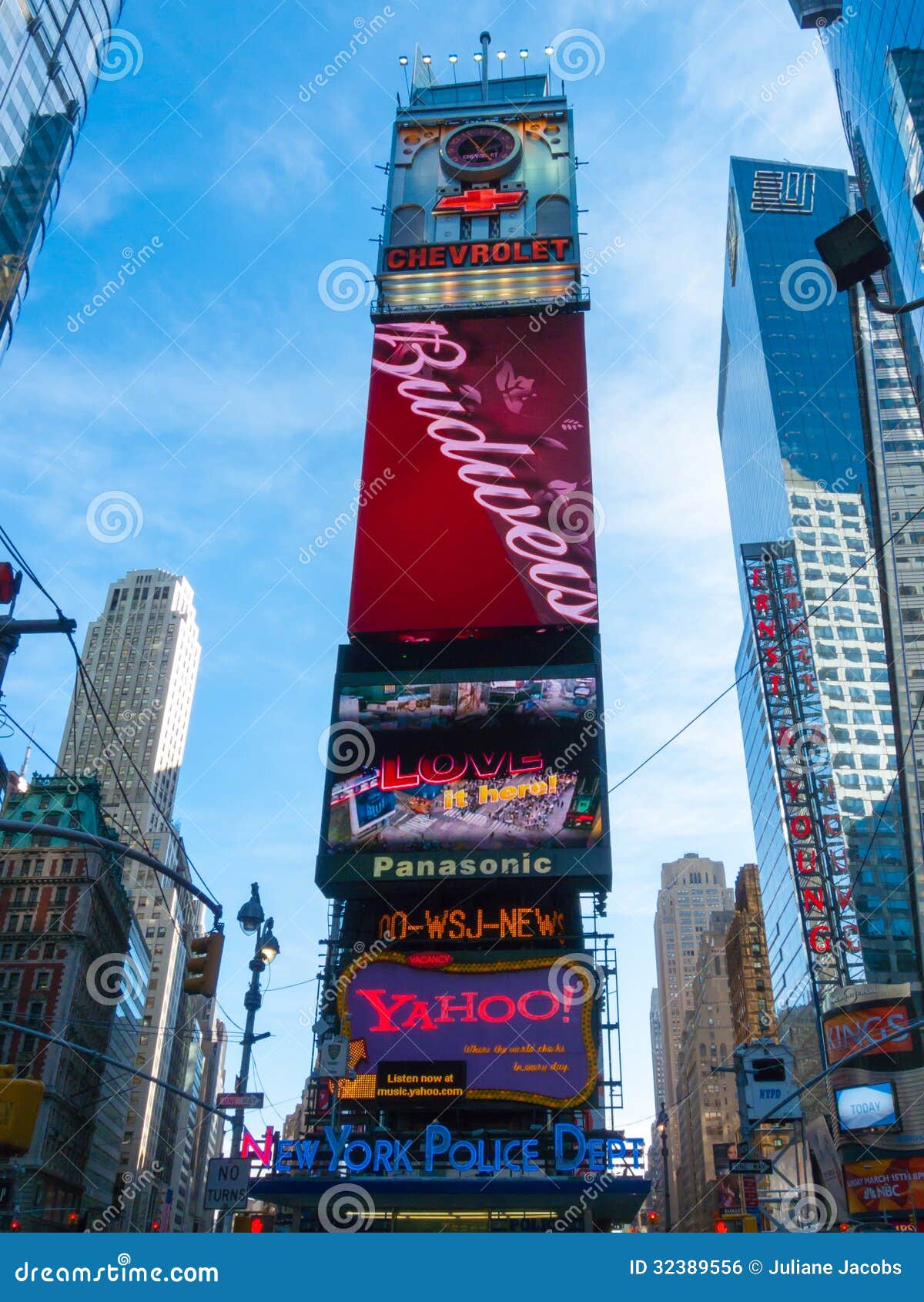 Times Square editorial photo. Image of america, urban - 32389556