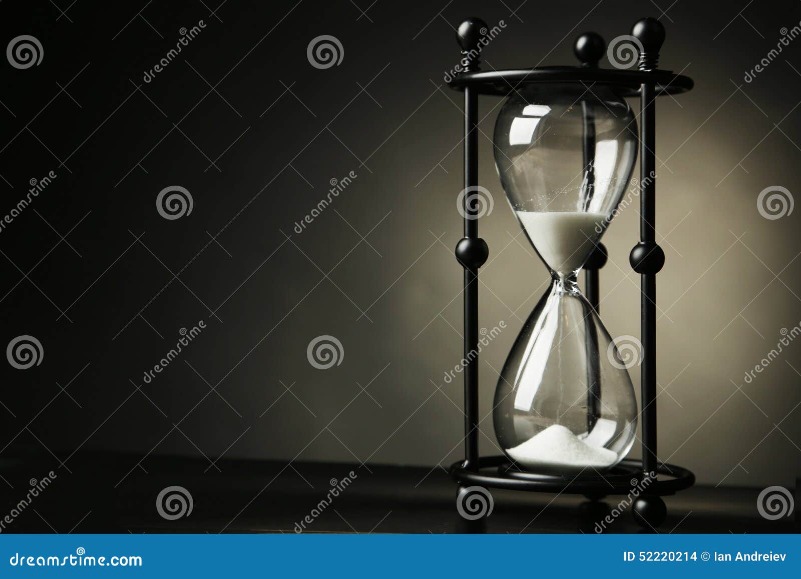 Timglas arkivfoto. Bild av delningar, tidmätare, metall - 52220214