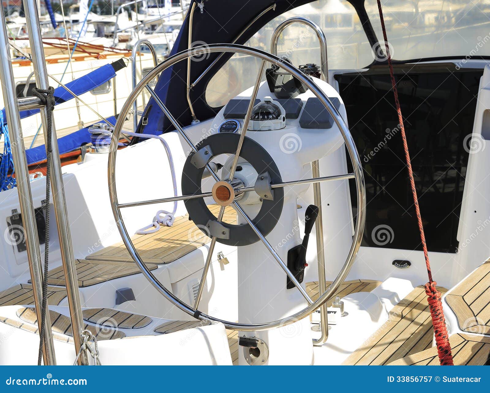 Timone della barca a vela immagine stock. Immagine di apparecchiatura ...