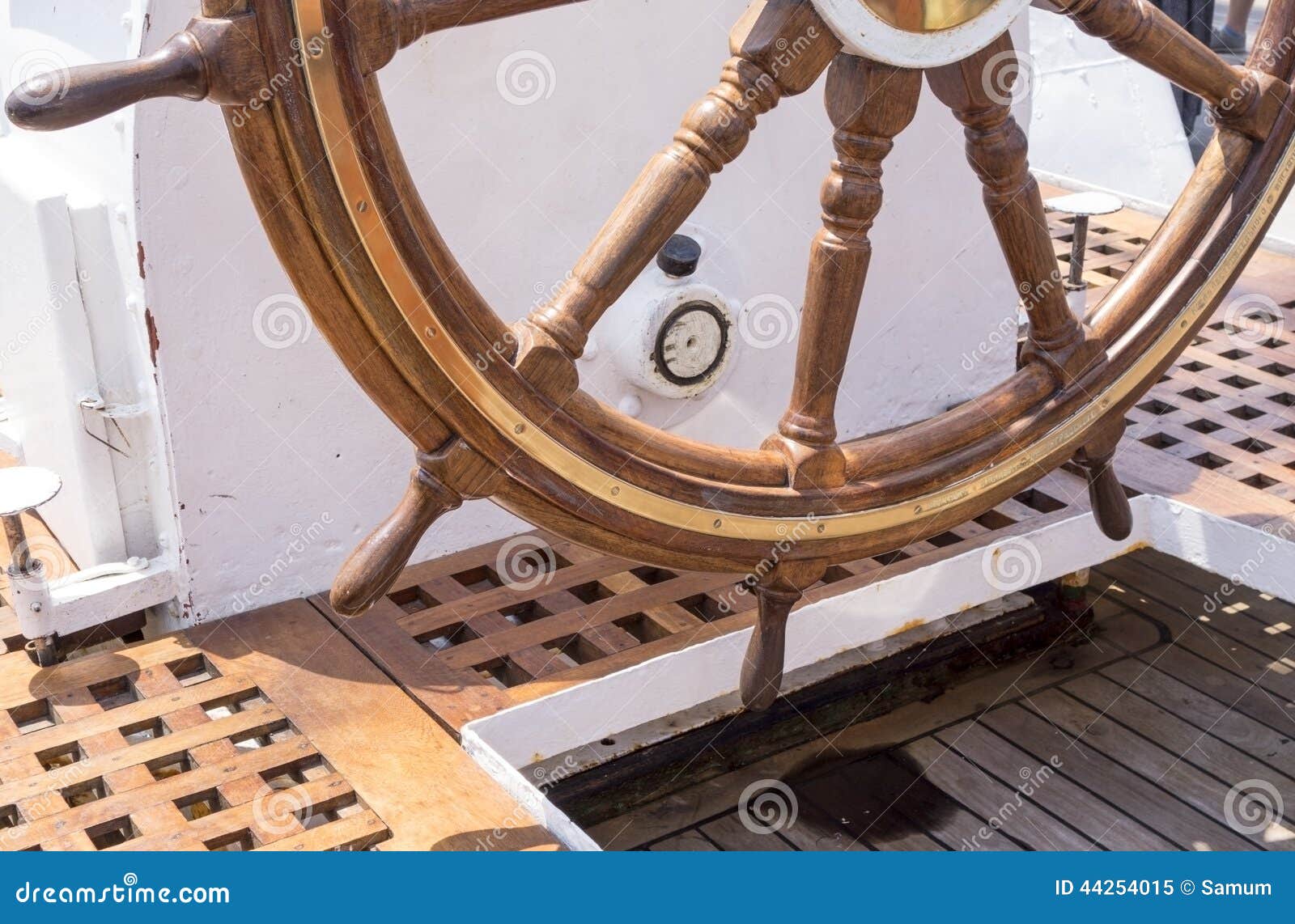 Timone della barca a vela immagine stock. Immagine di vela - 44254015