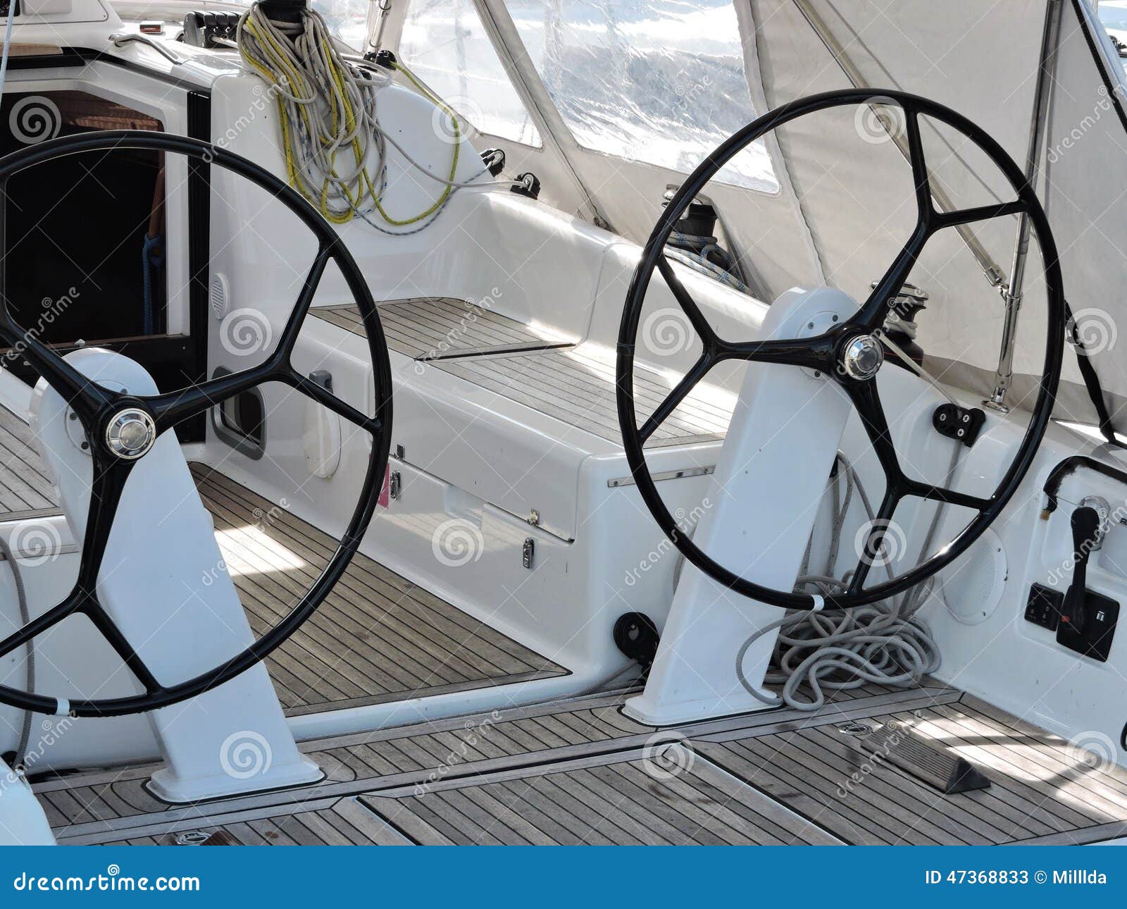 Timone della nave immagine stock. Immagine di porto, barca - 47368833