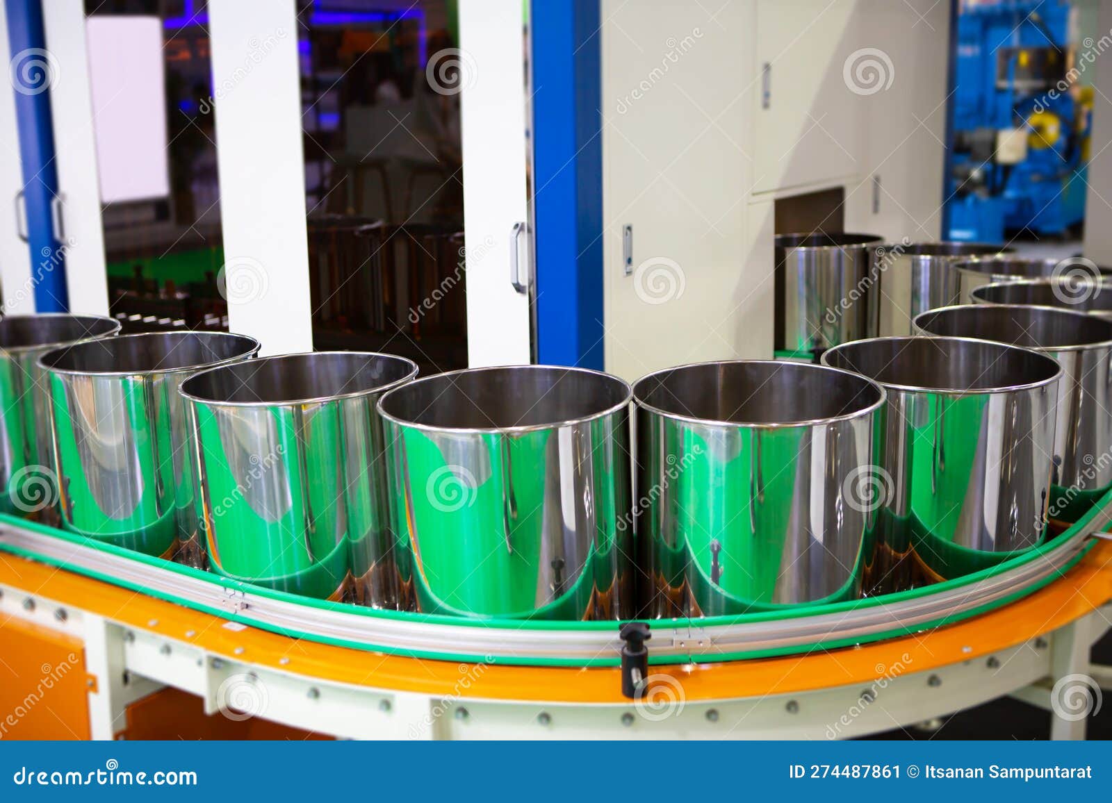 Tin Container on Conveyor To Filling Machine Stock Image - Image of ...