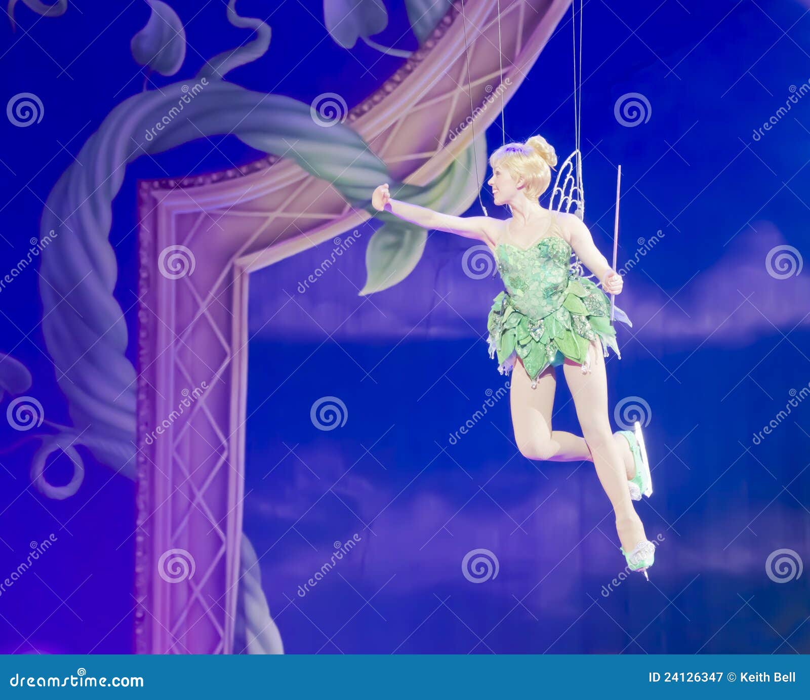 Tinker Bell Waving To Crowd Editorial Photography - Image of crowd ...