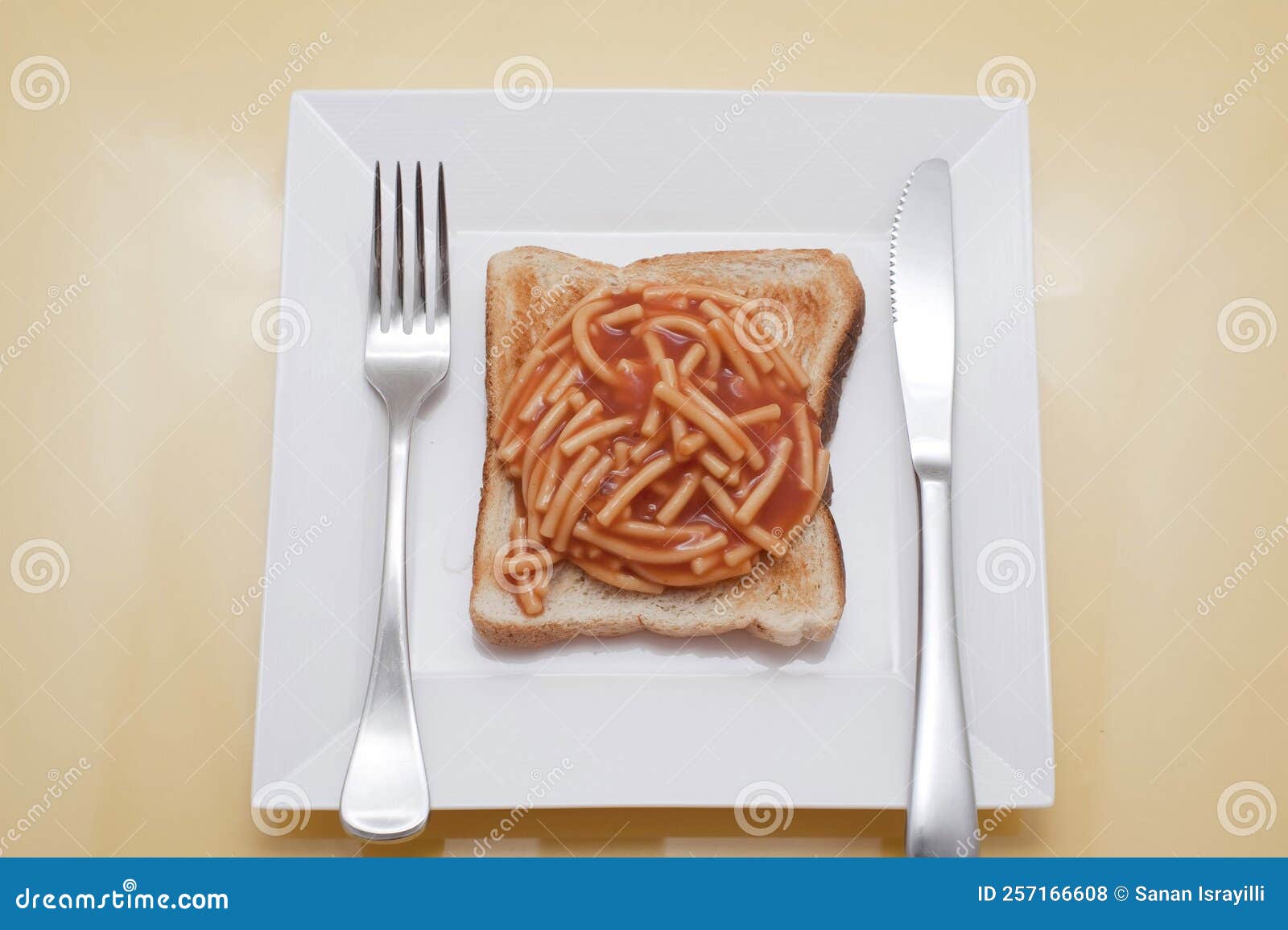 Tinned spaghetti and toast stock photo. Image of tinned - 257166608