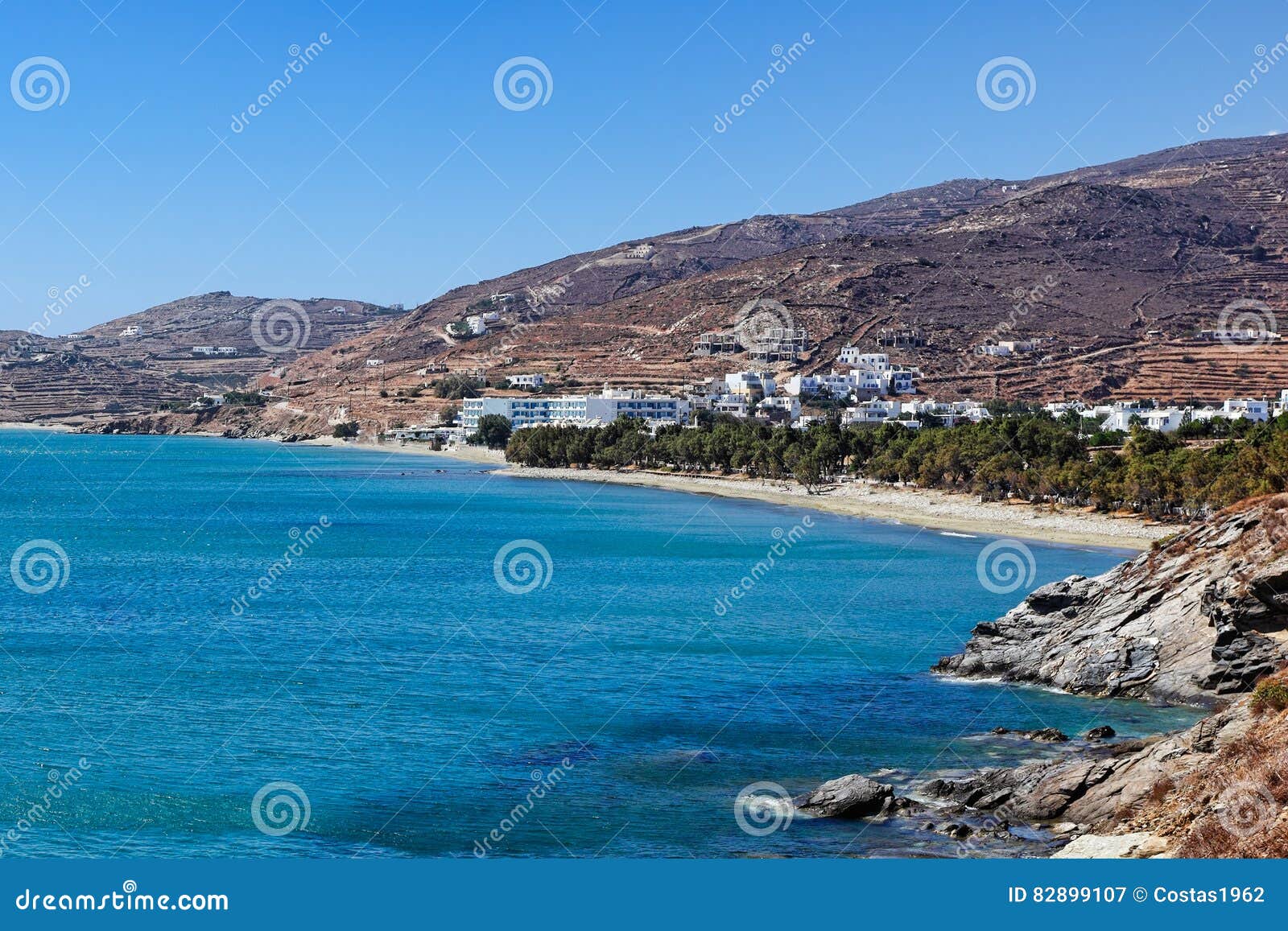 Tinos, Grèce image stock. Image du roches, horizontal - 82899107