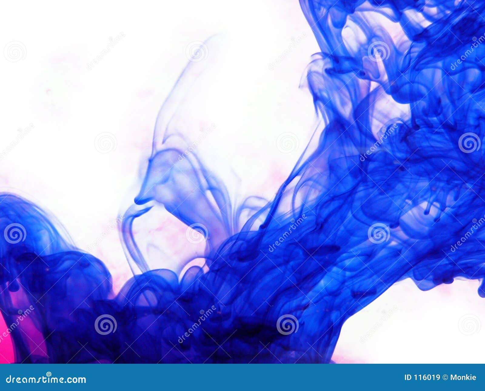 Tinta azul imagen de archivo. Imagen de rosa, color, humo - 116019