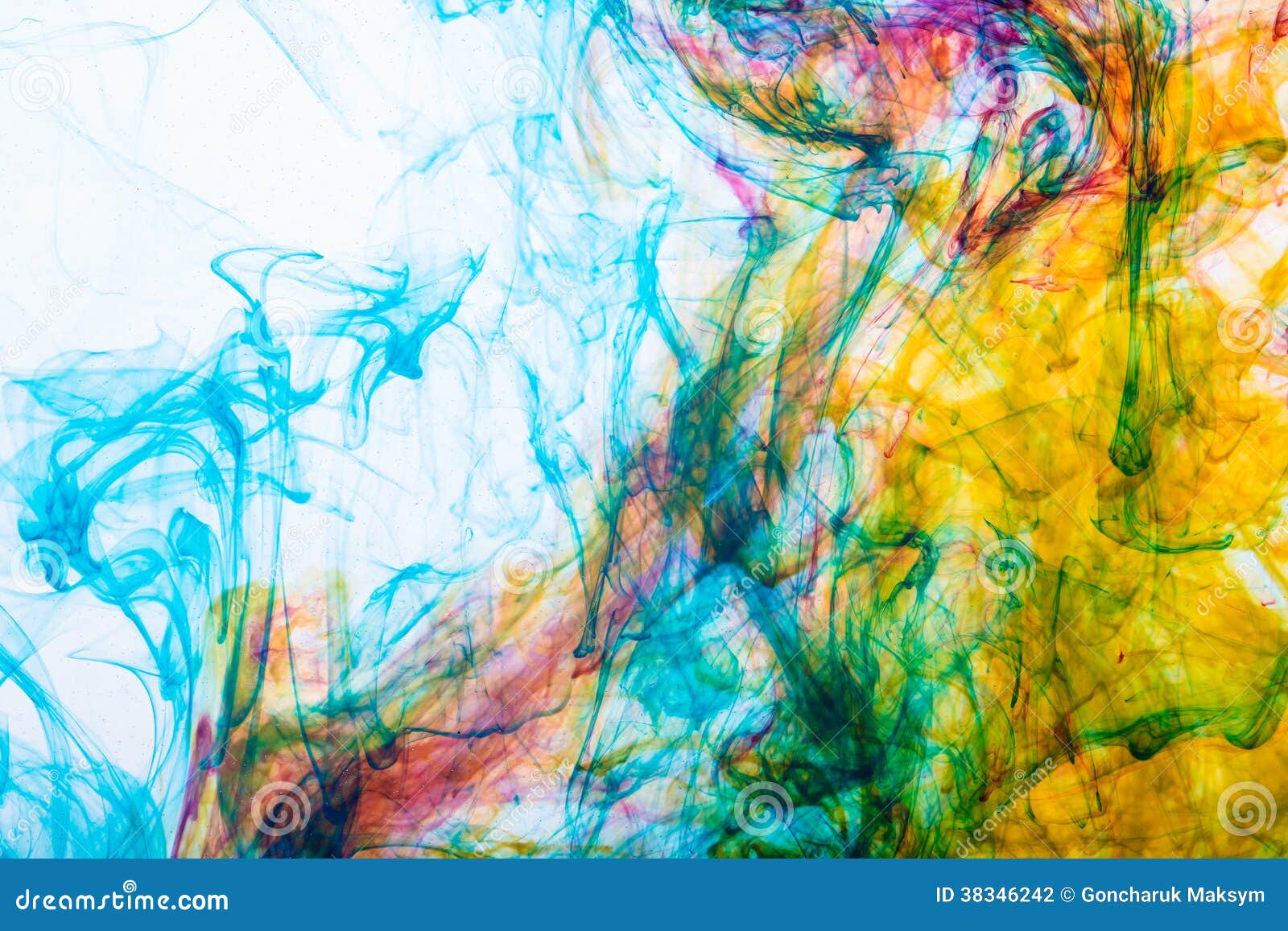 Tinta colorida en agua foto de archivo. Imagen de arte - 38346242