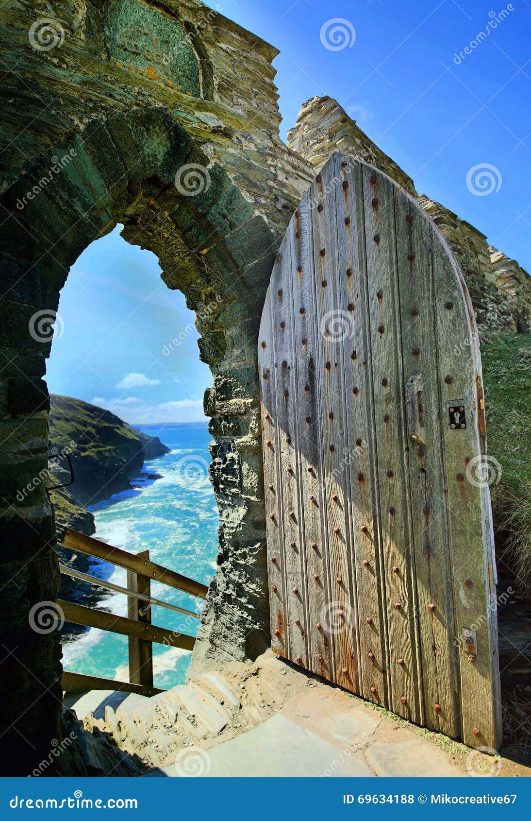 Tintagel Castle Cornwall England Stock Photo - Image of travel, england ...
