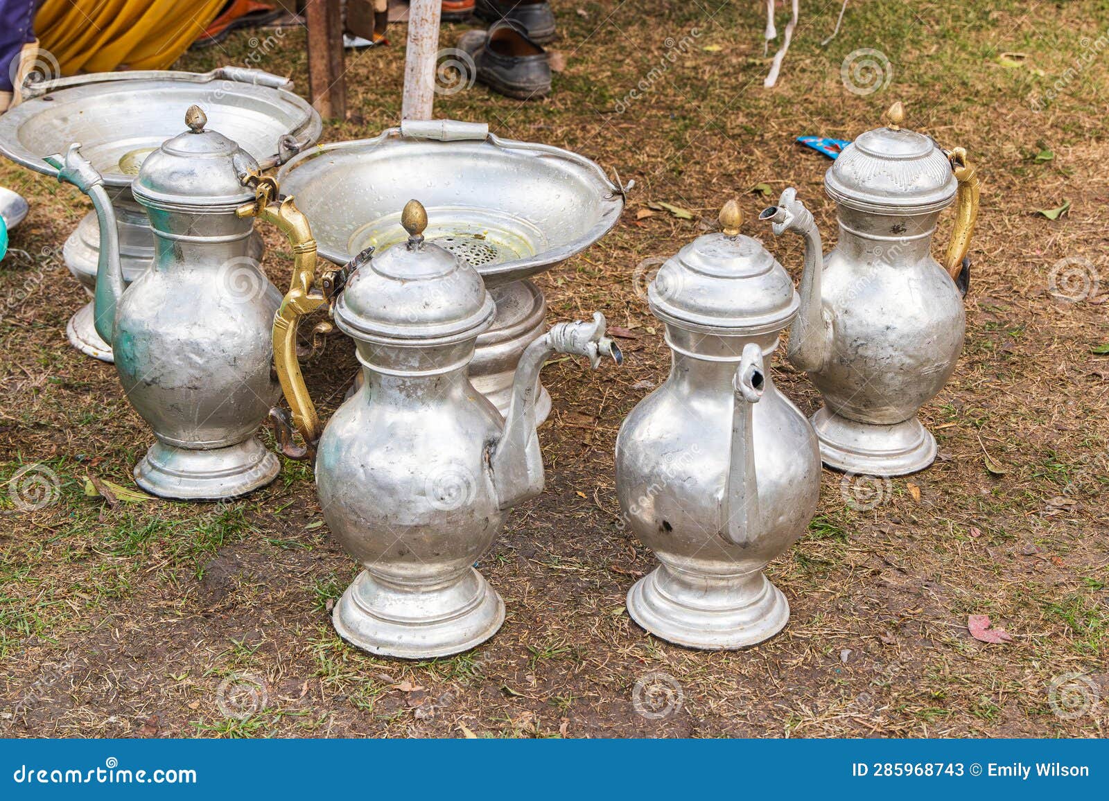 Tinware Teapots at a Wedding in Srinagar Stock Image - Image of indian ...