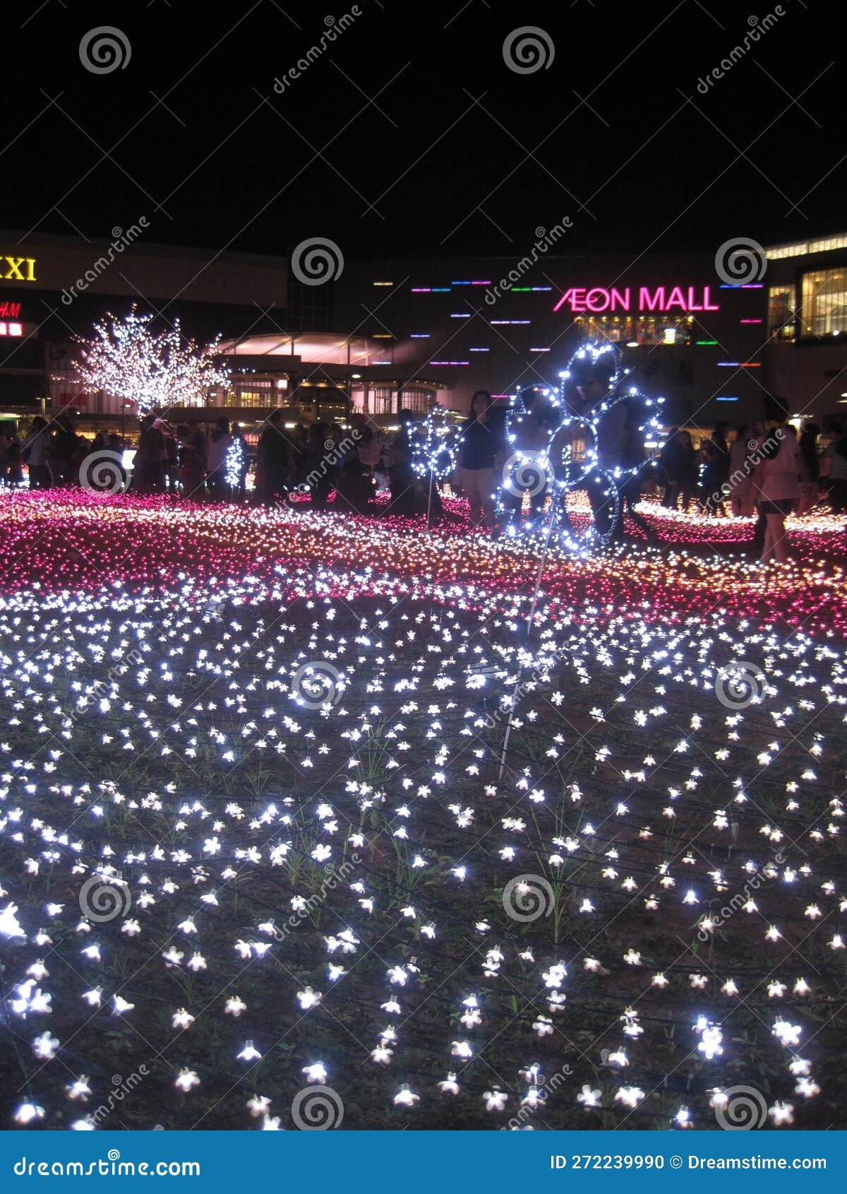 Tiny Lamp Park in a Mall editorial image. Image of evening - 272239990