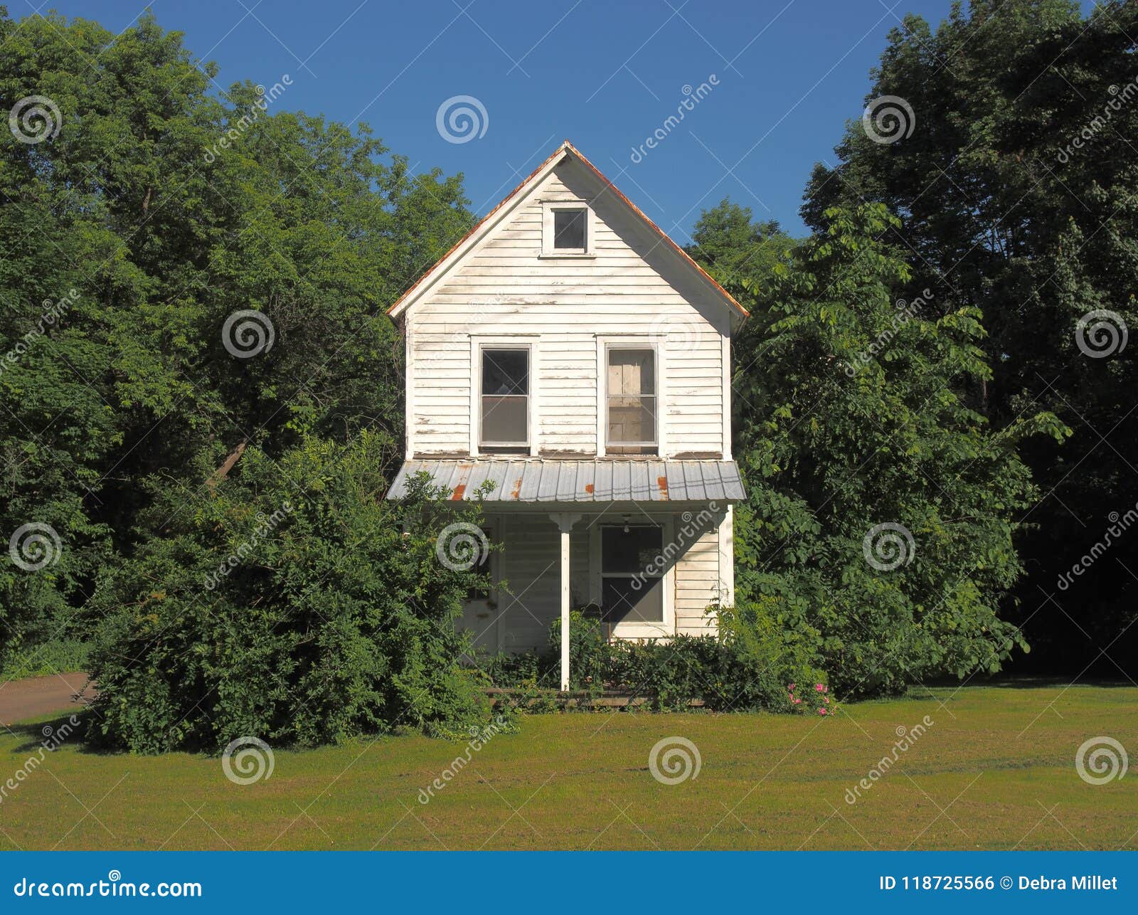 Tiny rural farm hous stock photo. Image of small, property - 118725566