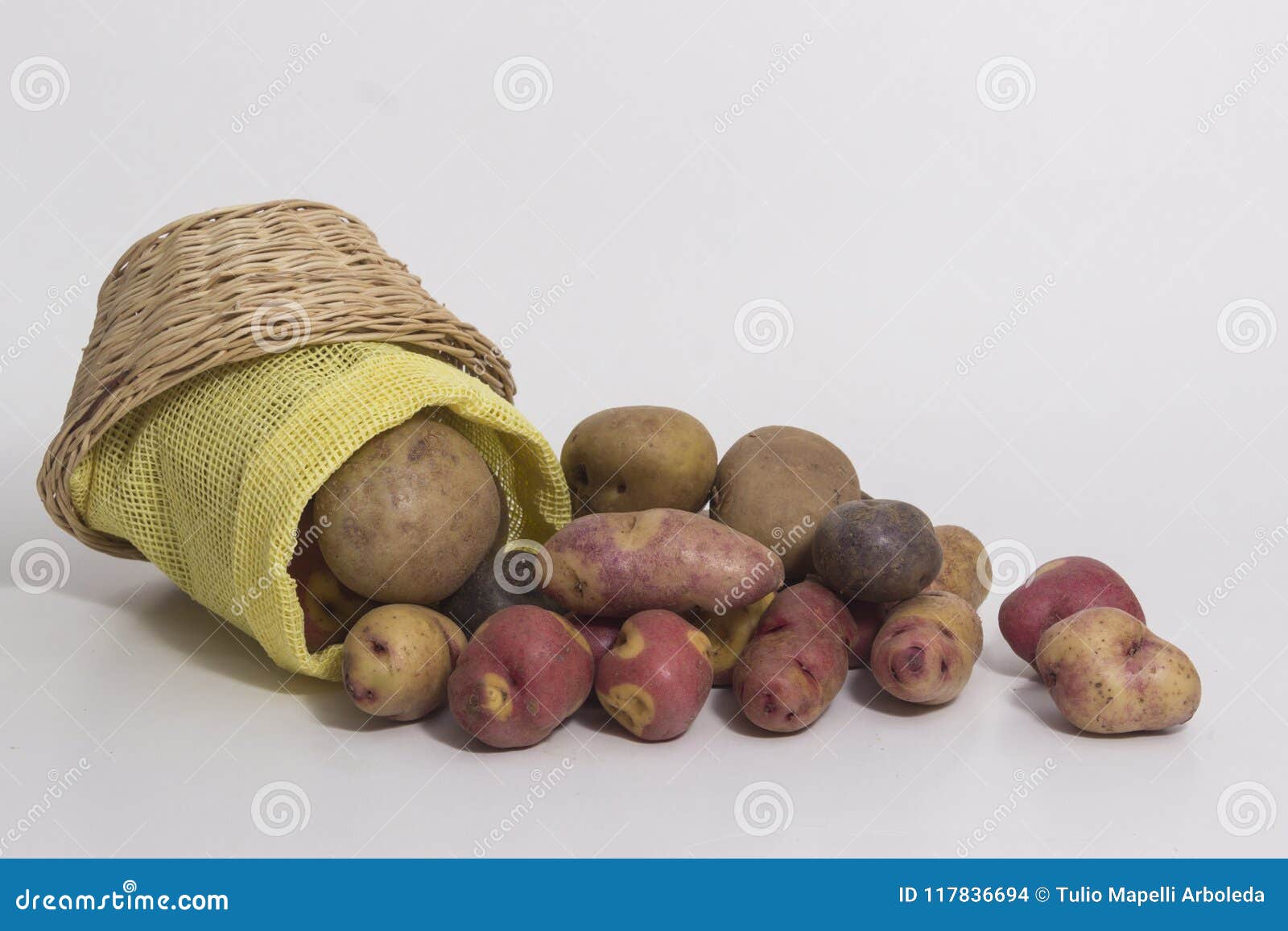 Tipos De Batatas - Das Batatas Vida Peruana Ainda Foto de Stock ...