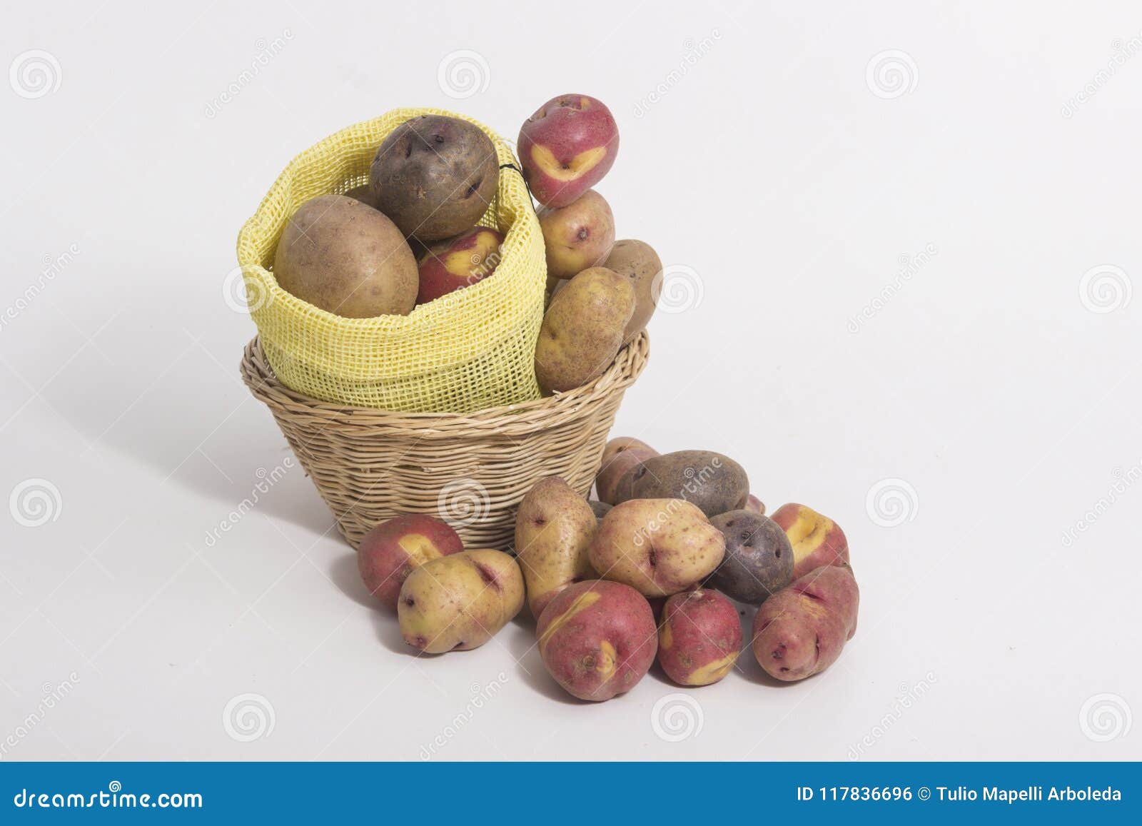 Tipos De Batatas - Das Batatas Vida Peruana Ainda Foto de Stock ...