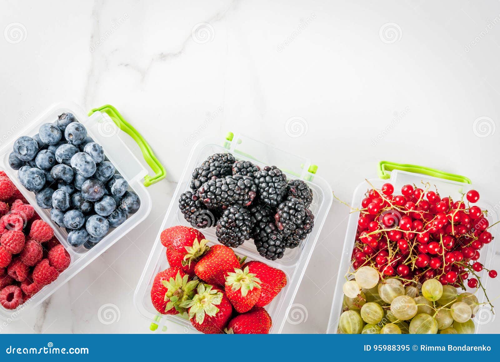 6 Tipos De Bayas Del Verano Imagen de archivo - Imagen de baya, cosecha ...