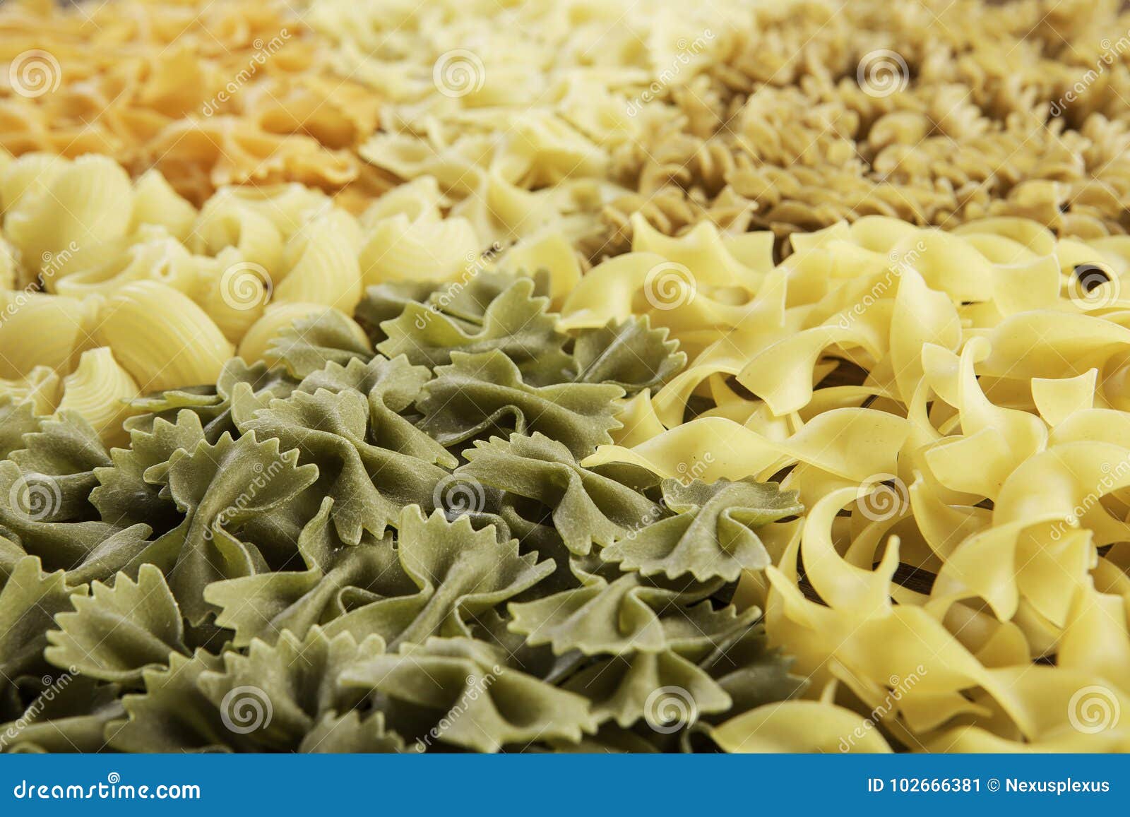 Tipos de massa imagem de stock. Imagem de seco, trigo - 102666381