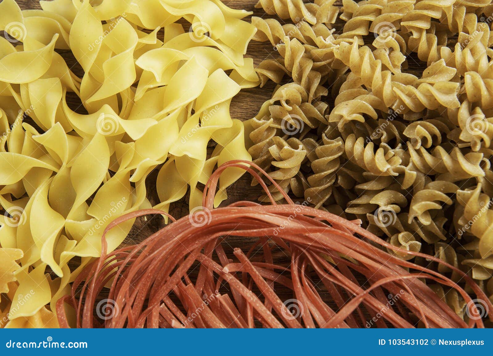 Tipos de massa foto de stock. Imagem de amarelo, diferente - 103543102