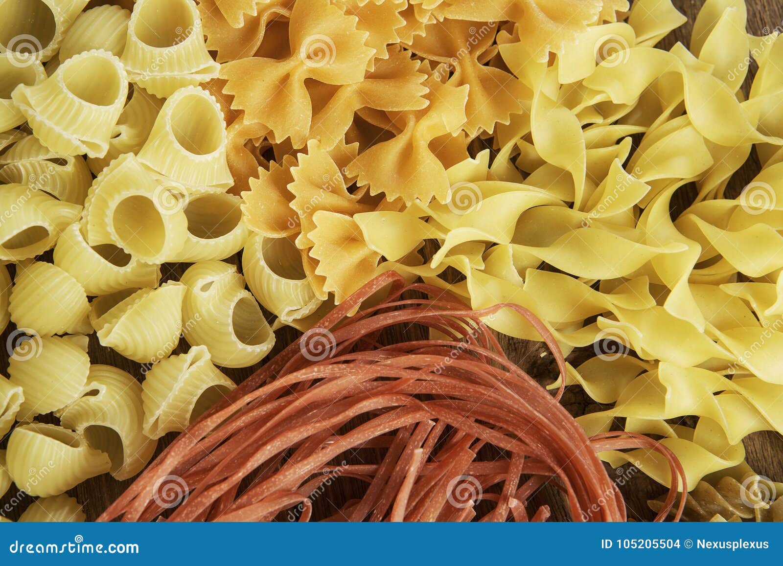 Tipos de massa foto de stock. Imagem de gourmet, trigo - 105205504