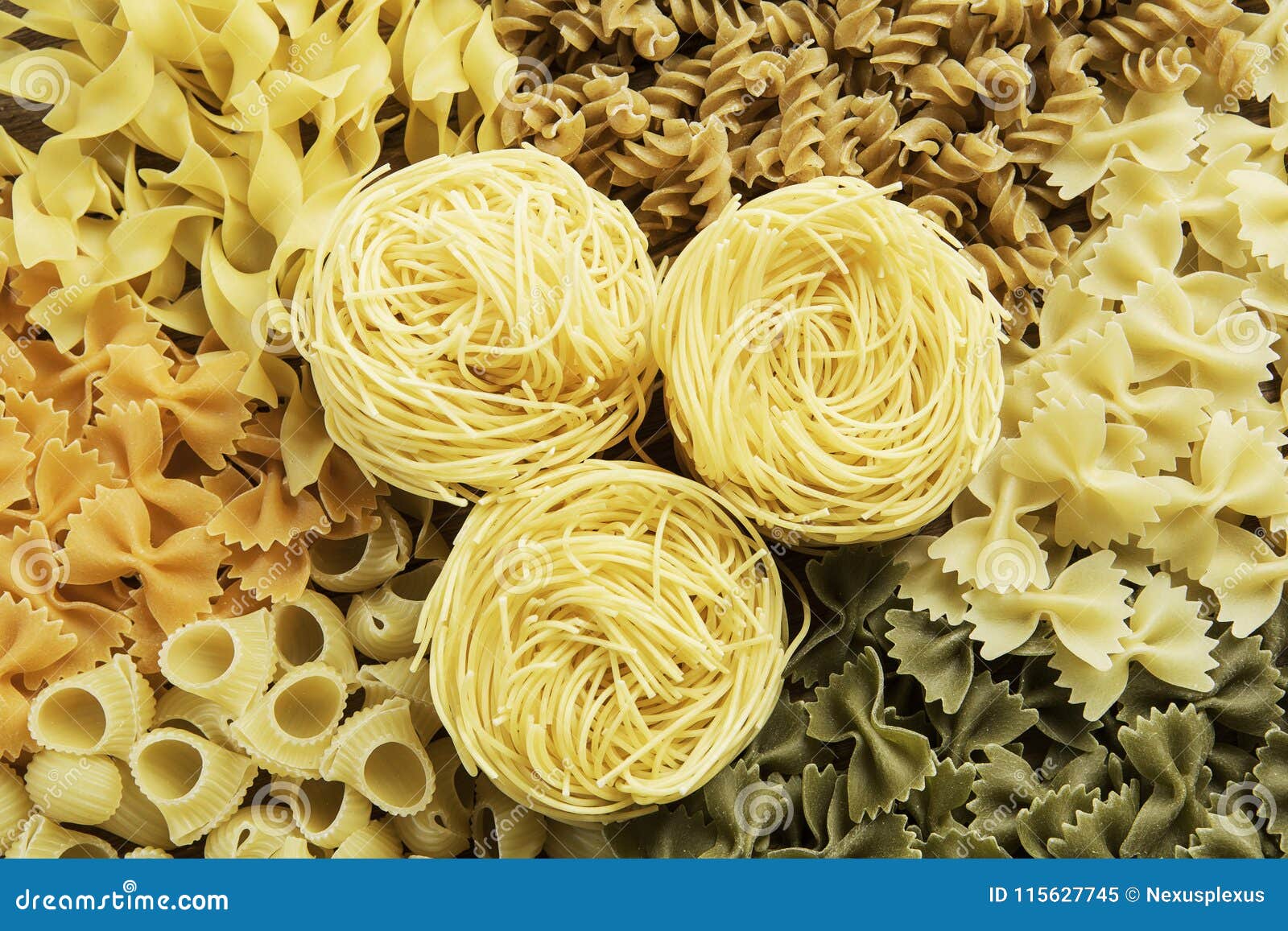 Tipos de massa imagem de stock. Imagem de tabela, gourmet - 115627745