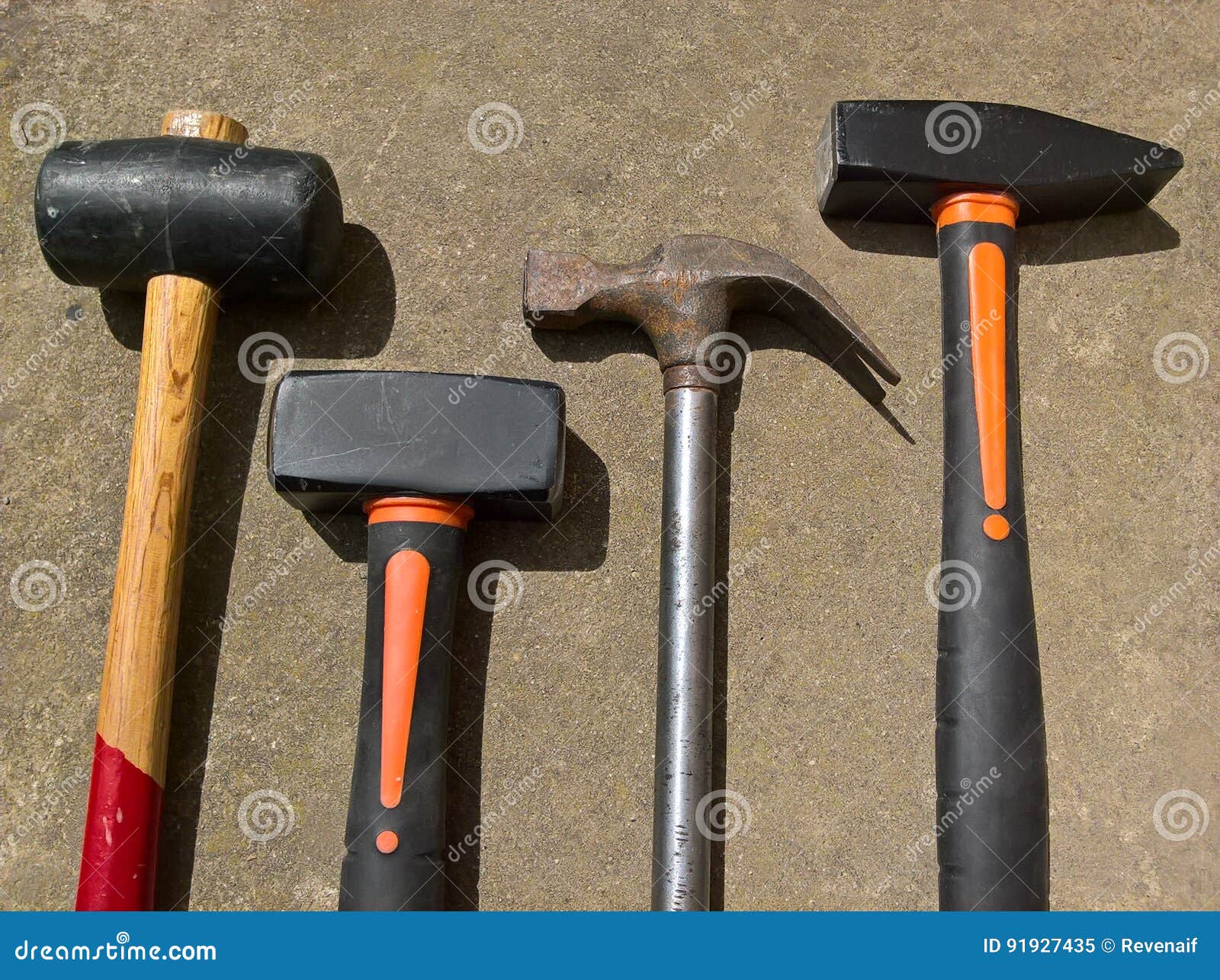 Tipos del martillo cuatro imagen de archivo. Imagen de regular - 91927435