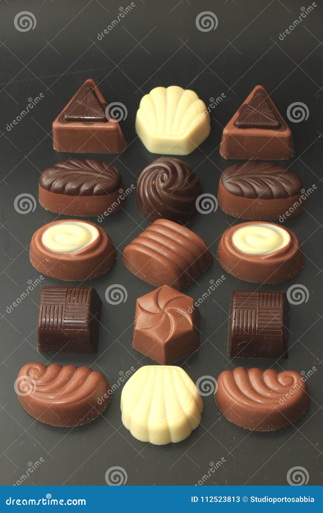 Tipos Diferentes De Chocolates Imagem de Stock - Imagem de alimento ...