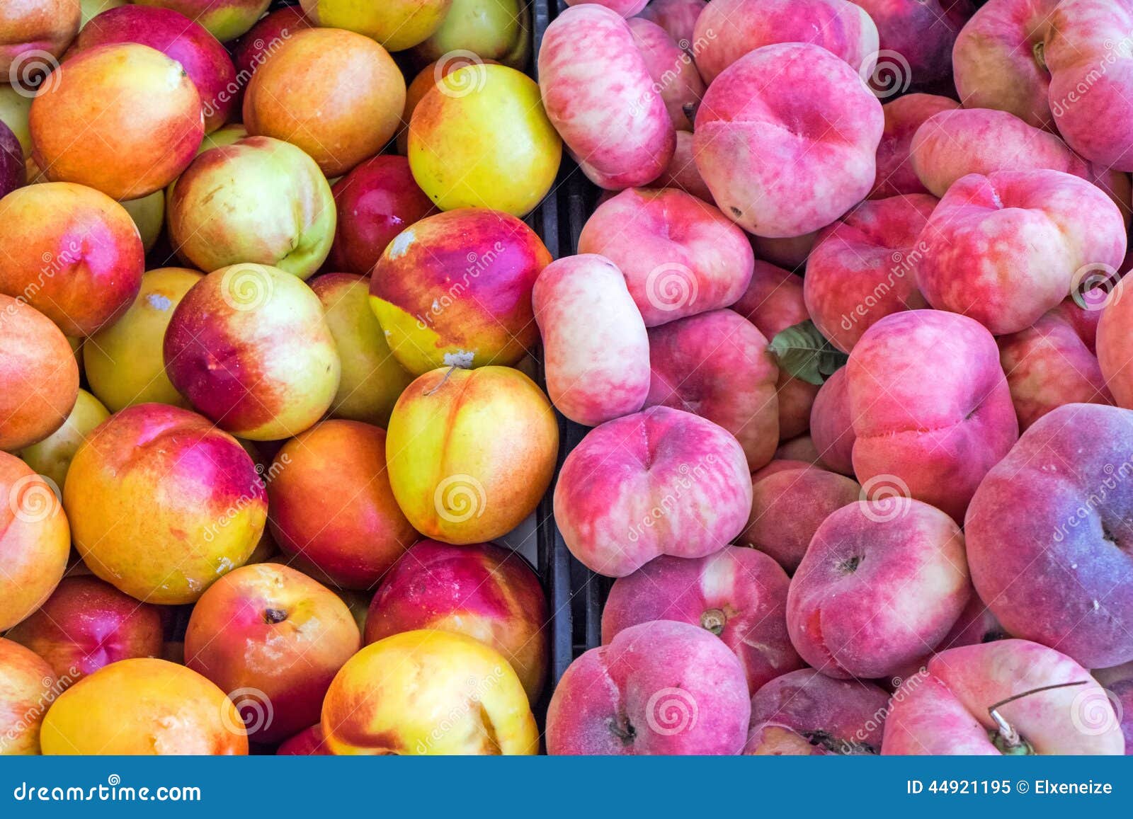 Tipos Diferentes Dos Pêssegos Imagem de Stock - Imagem de nectarina ...