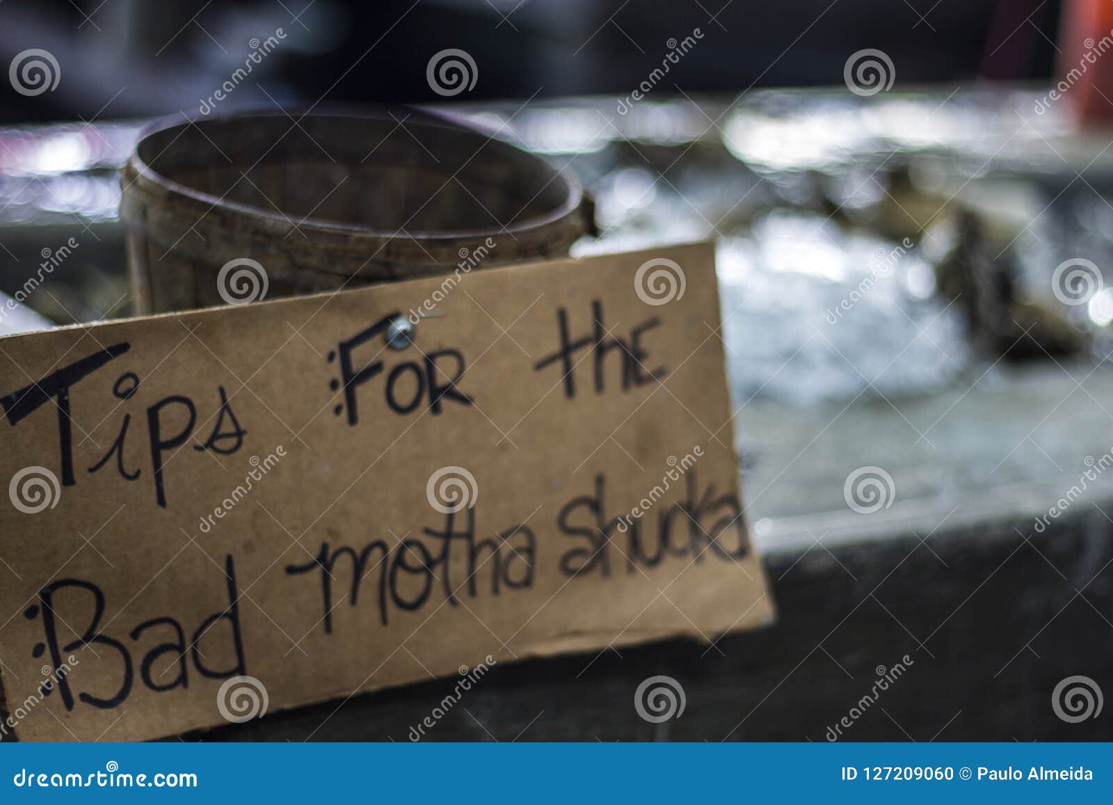 Tips Fo the Bad Motha Shuka Editorial Image - Image of fall, band ...