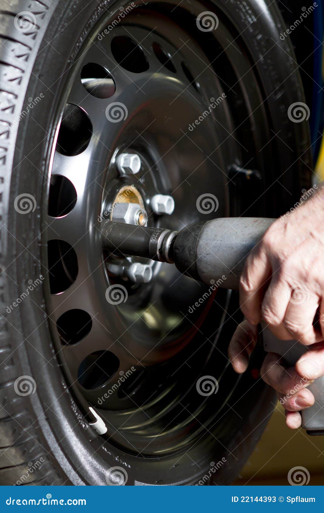 Tire change stock image. Image of tyre, change, worker - 22144393