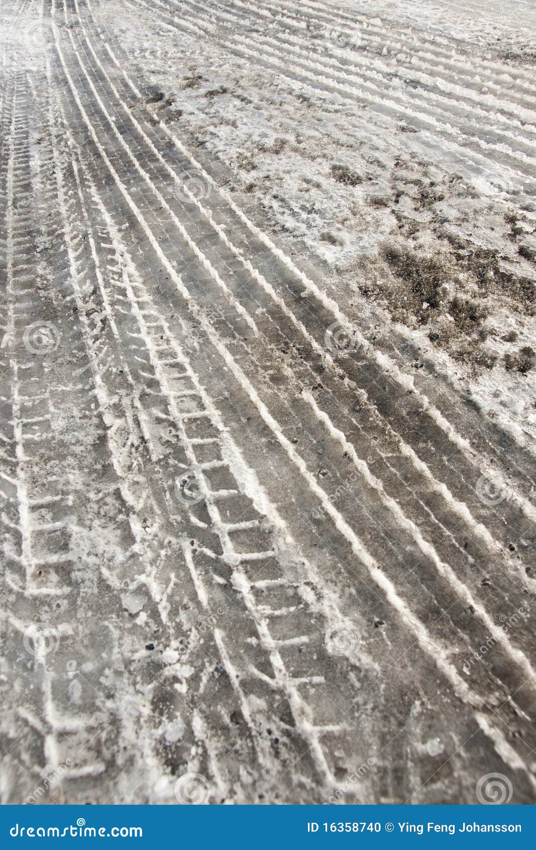 Tire tracks in snow stock photo. Image of mess, tracks - 16358740