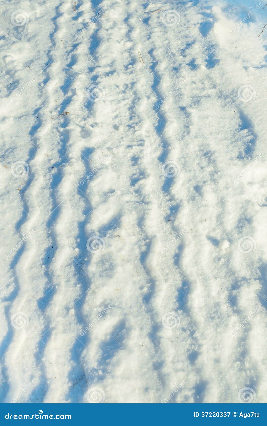Tire tracks in snow stock image. Image of snowy, snow - 37220337