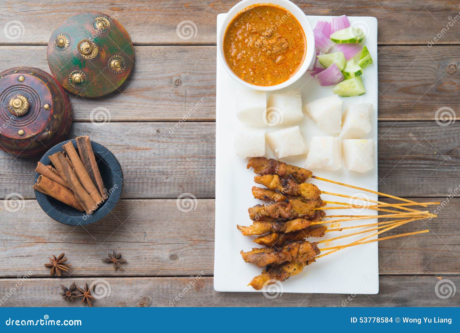 Tiro satay da galinha foto de stock. Imagem de gourmet - 53778584