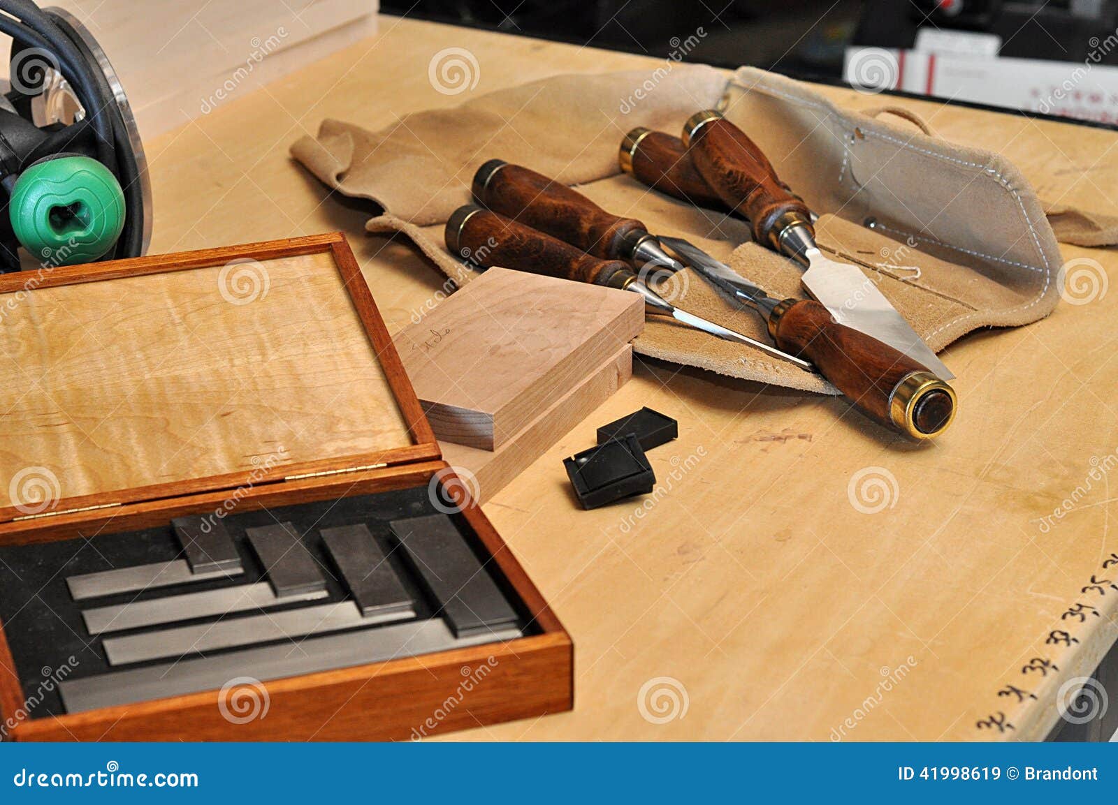 Tischler-Werkzeuge stockbild. Bild von zimmerei, arbeit - 41998619