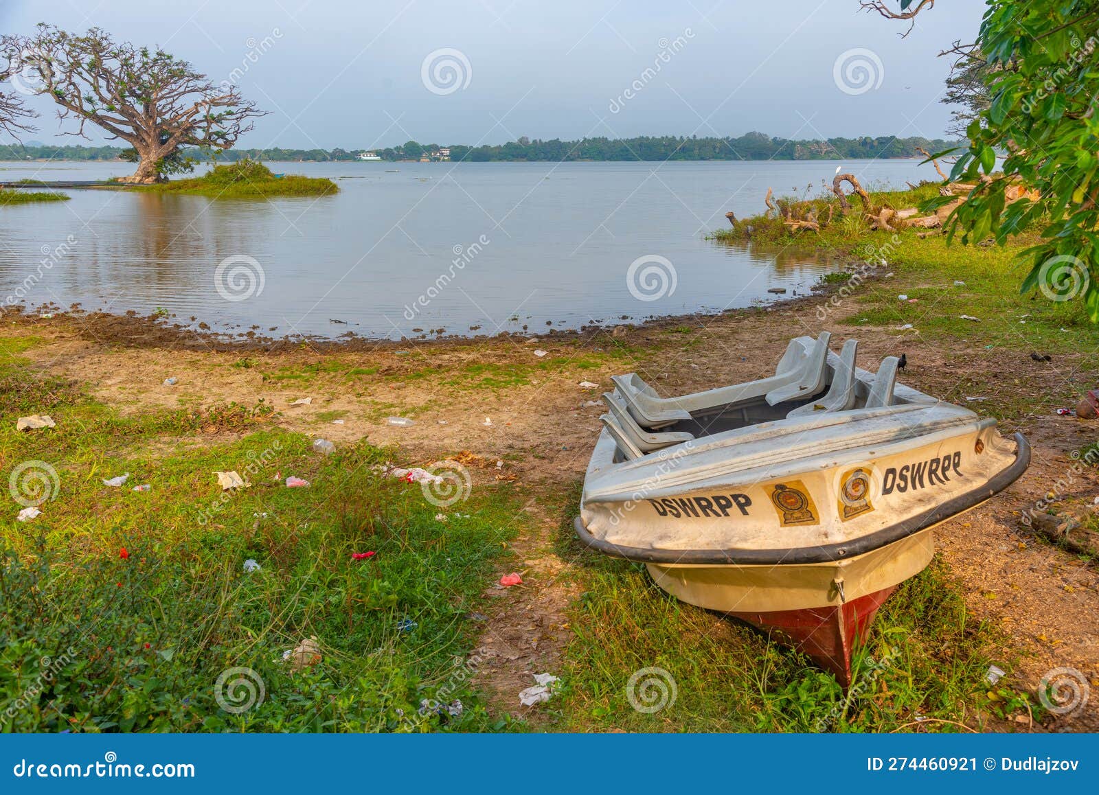 Tissa Weva Lake at Sri Lanka Editorial Photo - Image of park, fishing ...