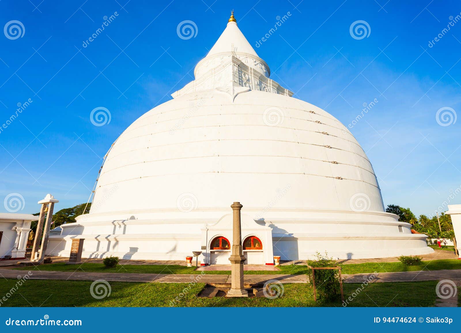 Tissamaharama Raja Maha Vihara Stock Foto - Image of heilig, tempel ...