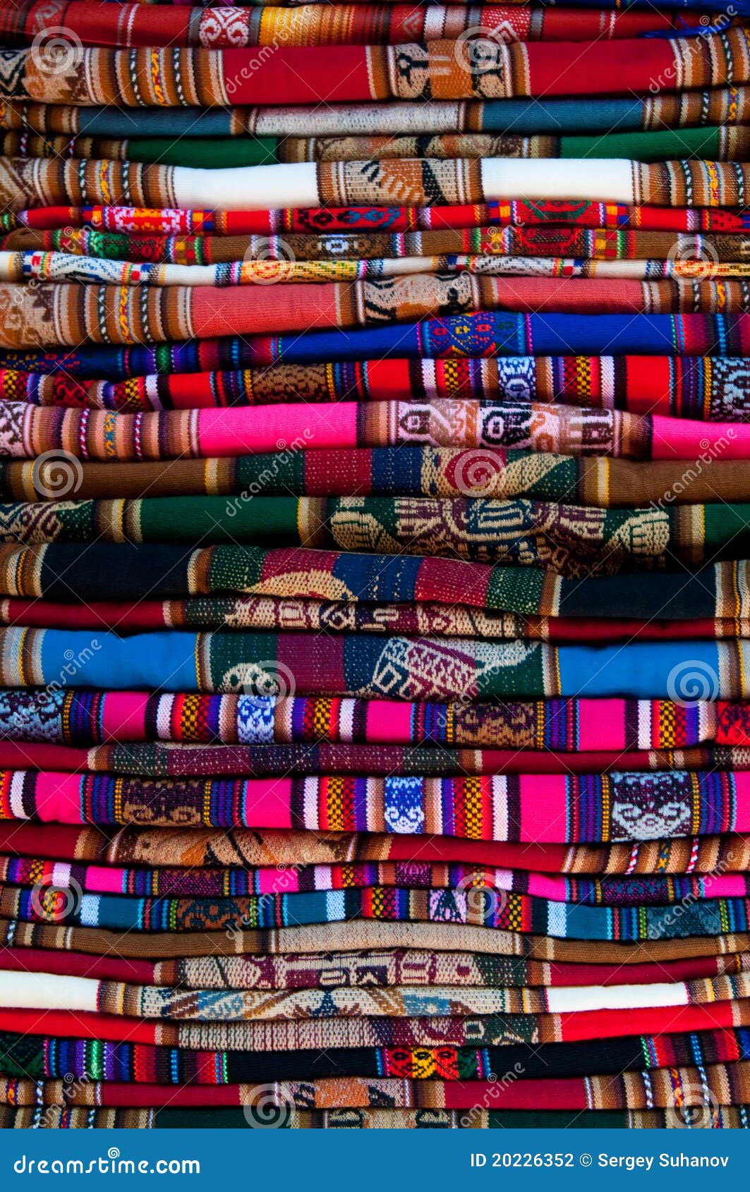 Tissu péruvien grand photo stock. Image du indien, mexicain - 20226352