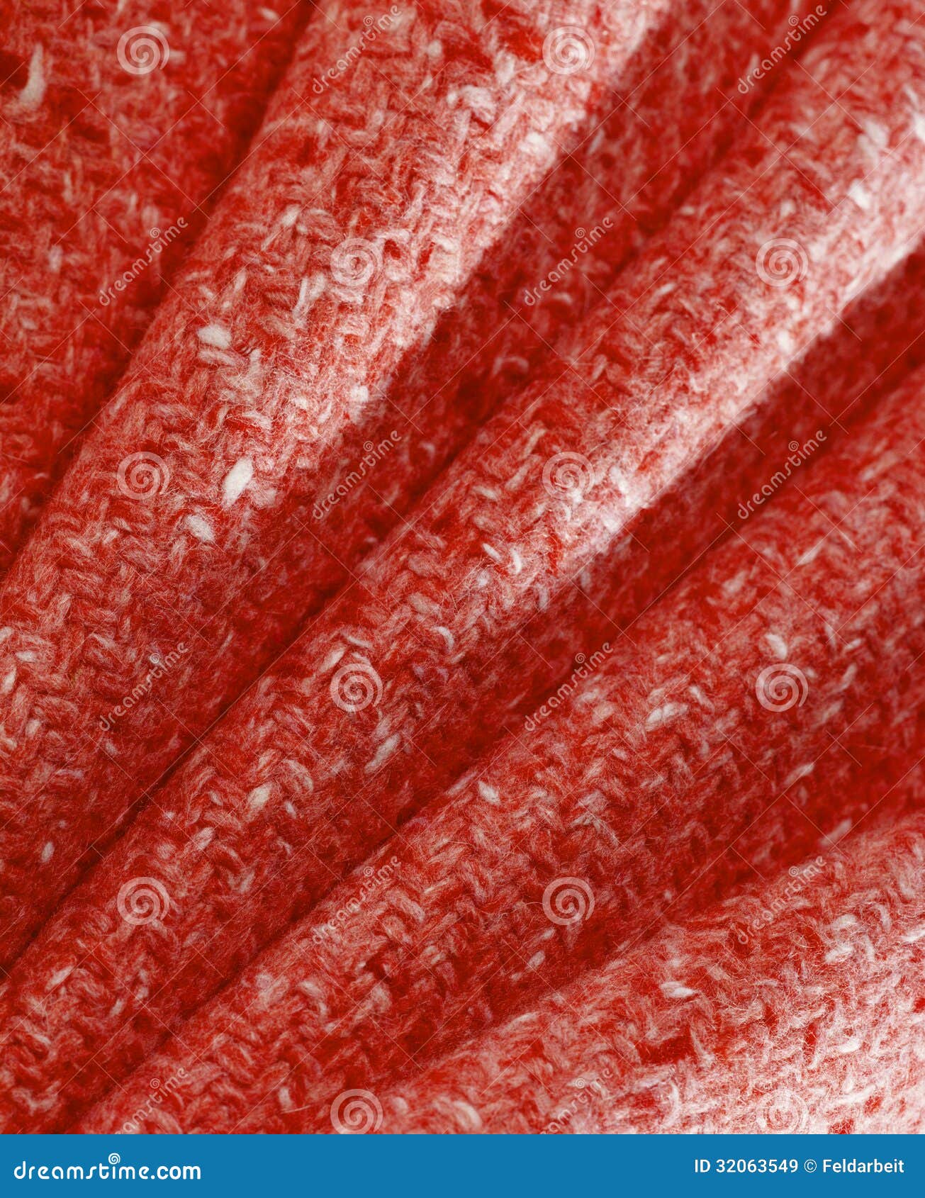 Tissu rouge image stock. Image du vêtement, tissé, laines - 32063549