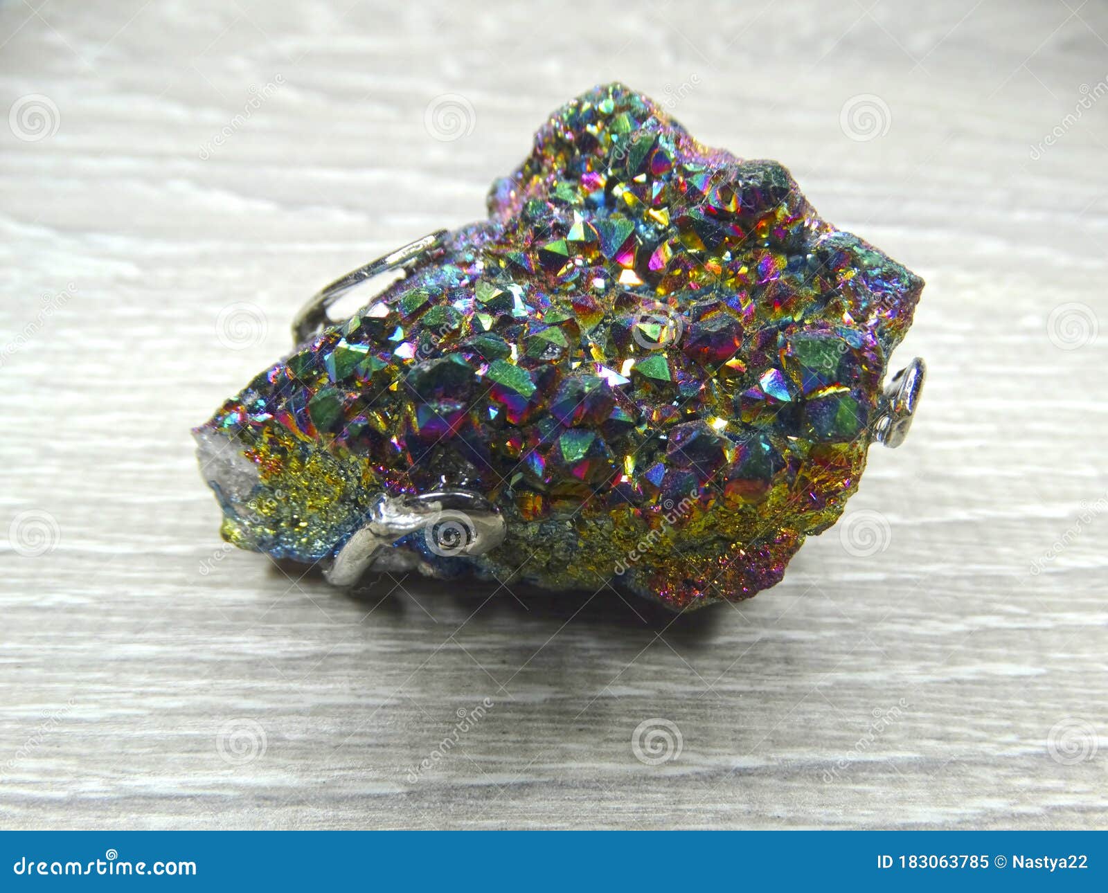 Titanium Rainbow Aura Quartz Semigem Cluster Stock Image - Image of ...