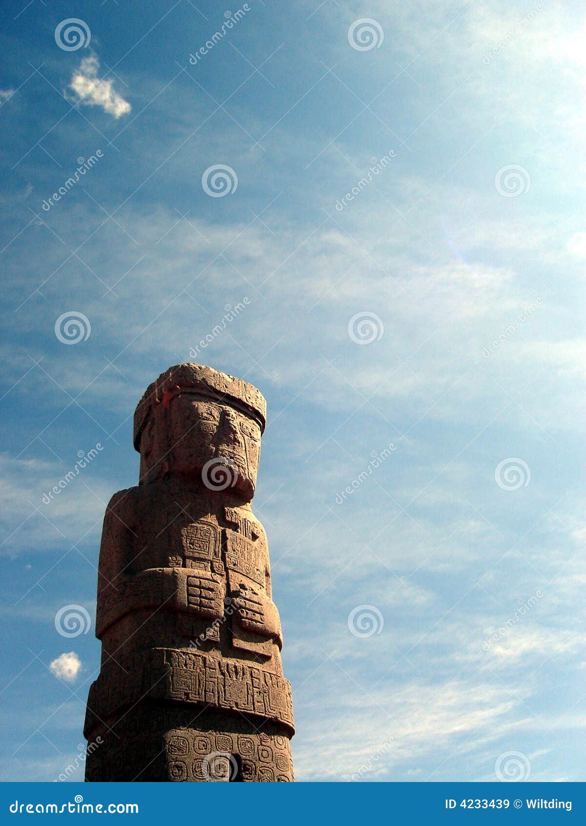 Tiwanaku statue in Bolivia stock image. Image of peru - 4233439