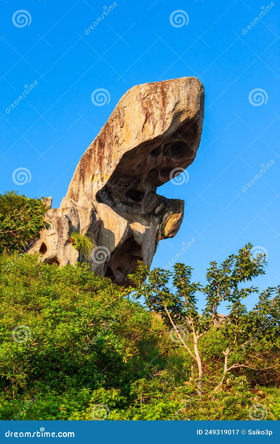 Toad Rock in Mount Abu, India Stock Image - Image of dinosaur, city ...