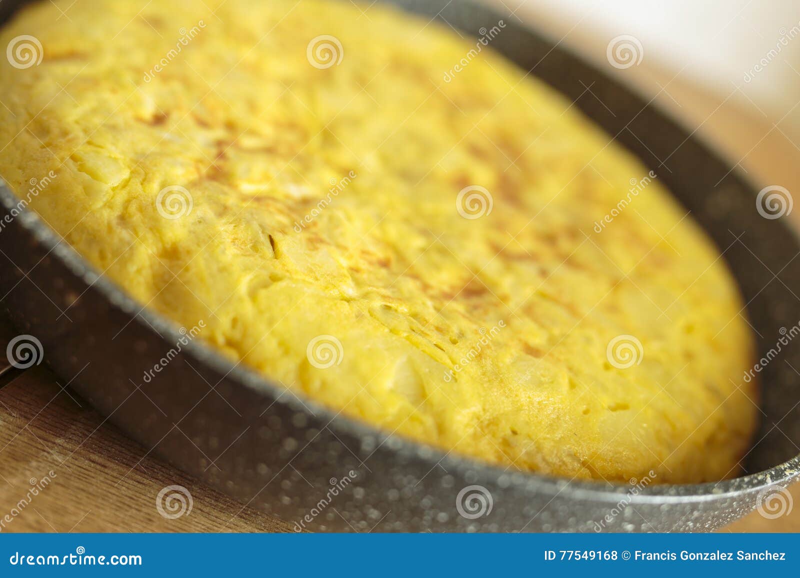 Toad skin melon halved stock photo. Image of toad, seeds - 77549168