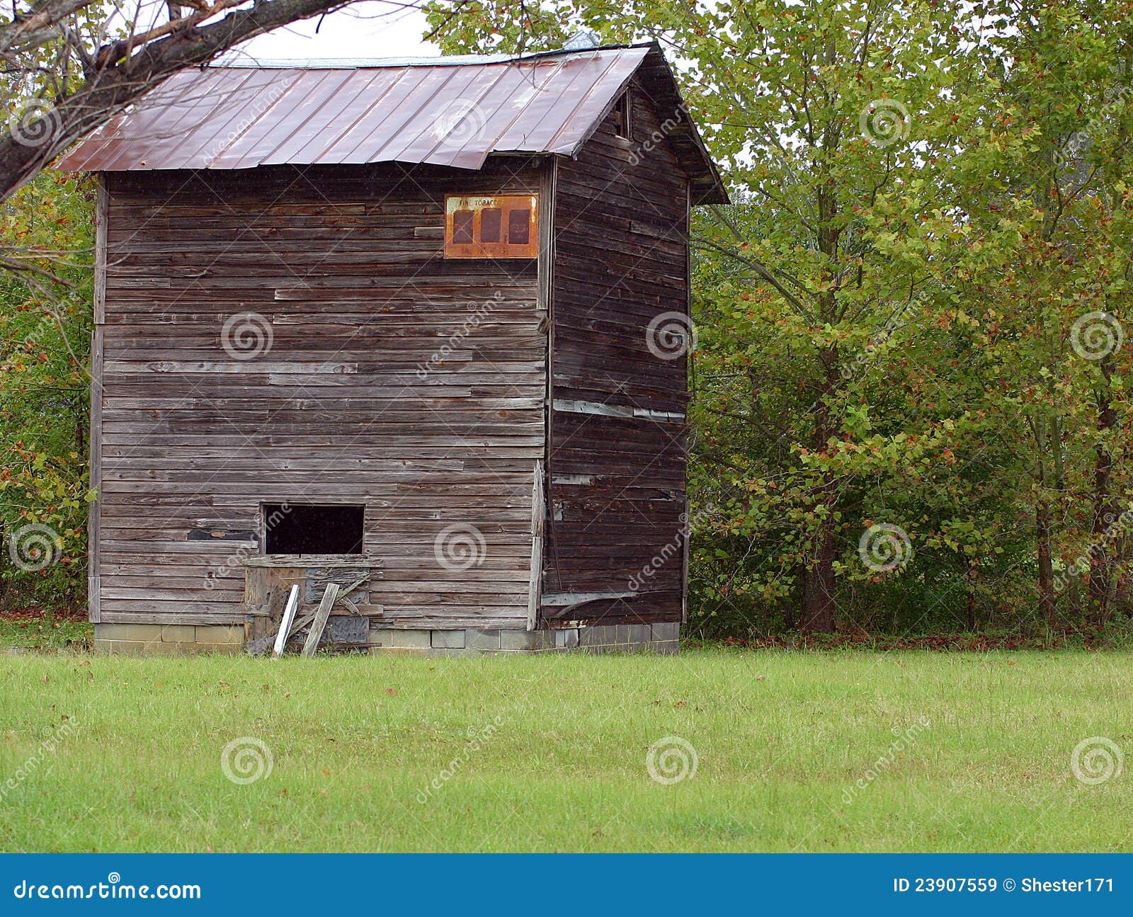Tobacco Barn stock image. Image of southern, obsolete - 23907559
