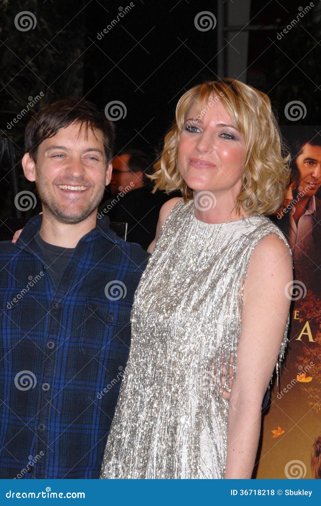 Tobey Maguire, Shana Feste foto de archivo editorial. Imagen de maguire ...