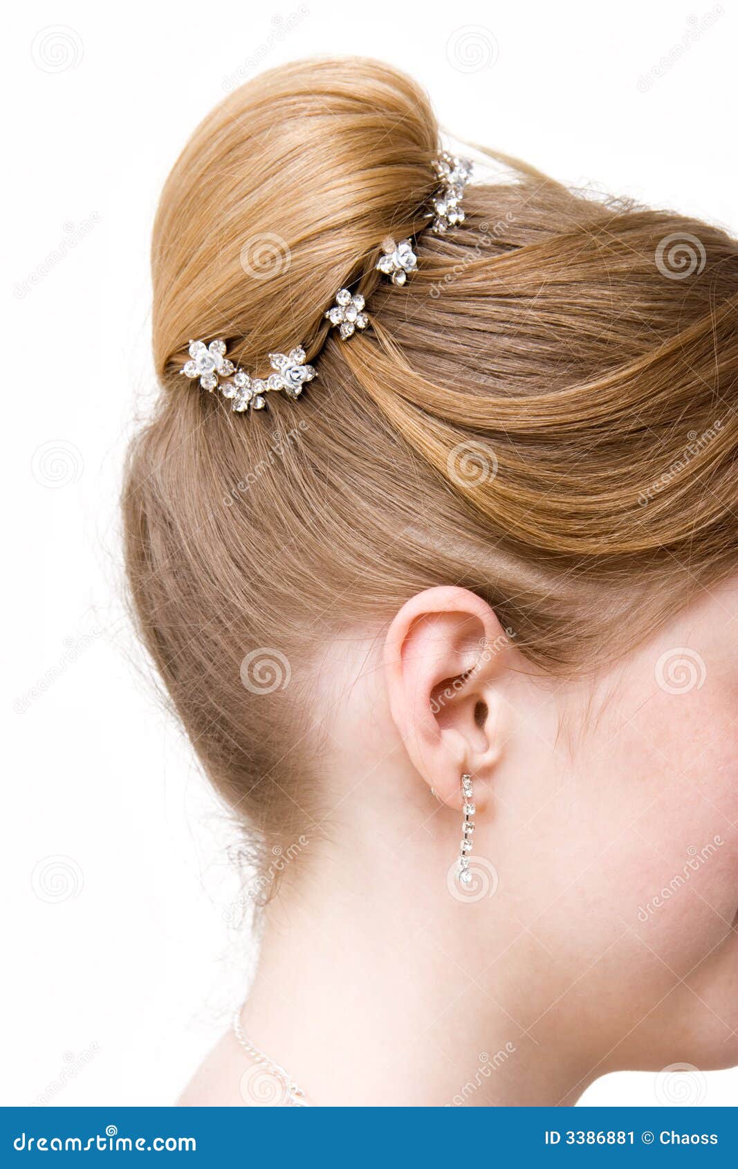 Tocado De La Mujer Con El Bollo Imagen de archivo - Imagen de anillo ...