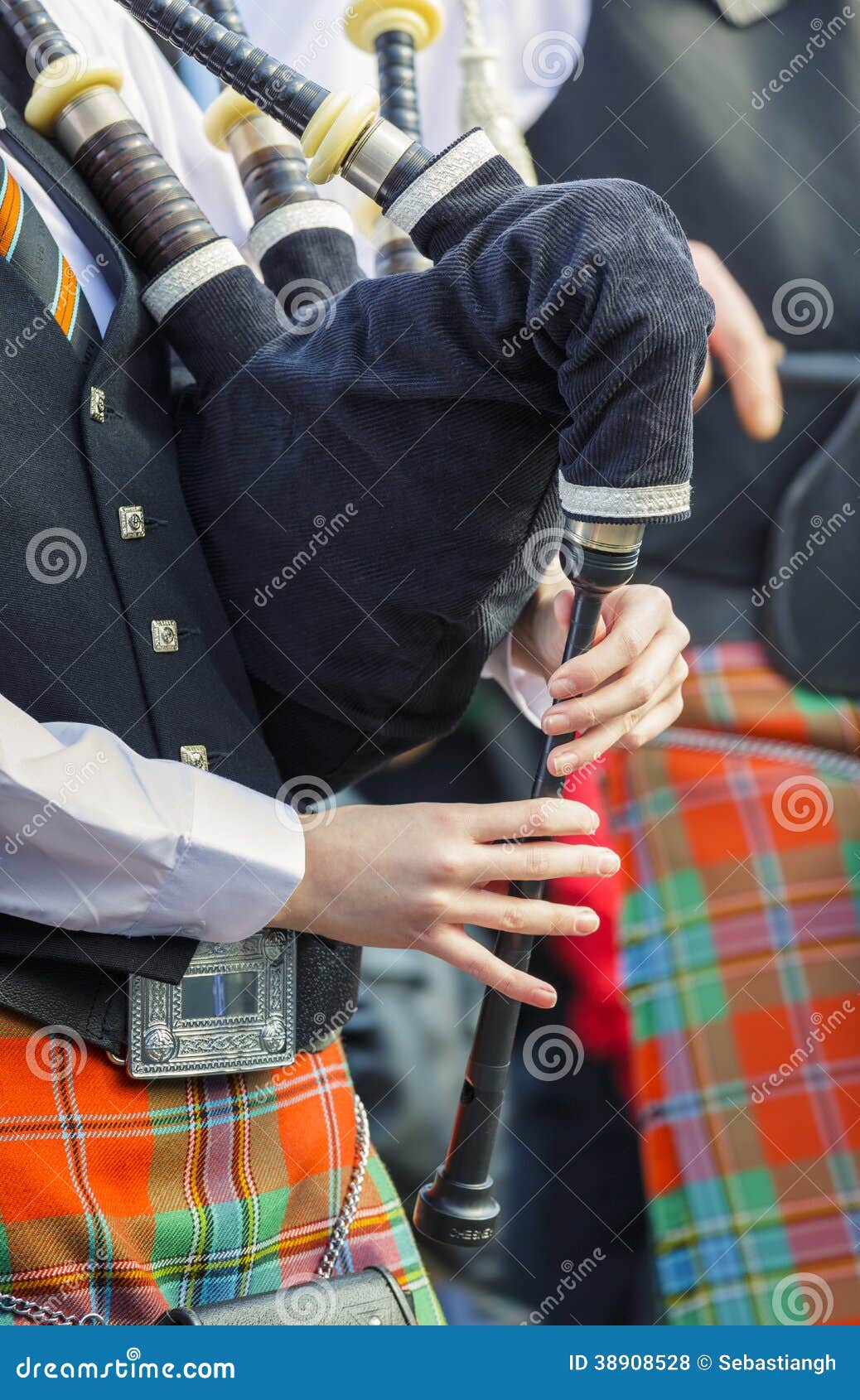 Tocar La Gaita Irlandesa Tradicional Foto de archivo editorial - Imagen ...