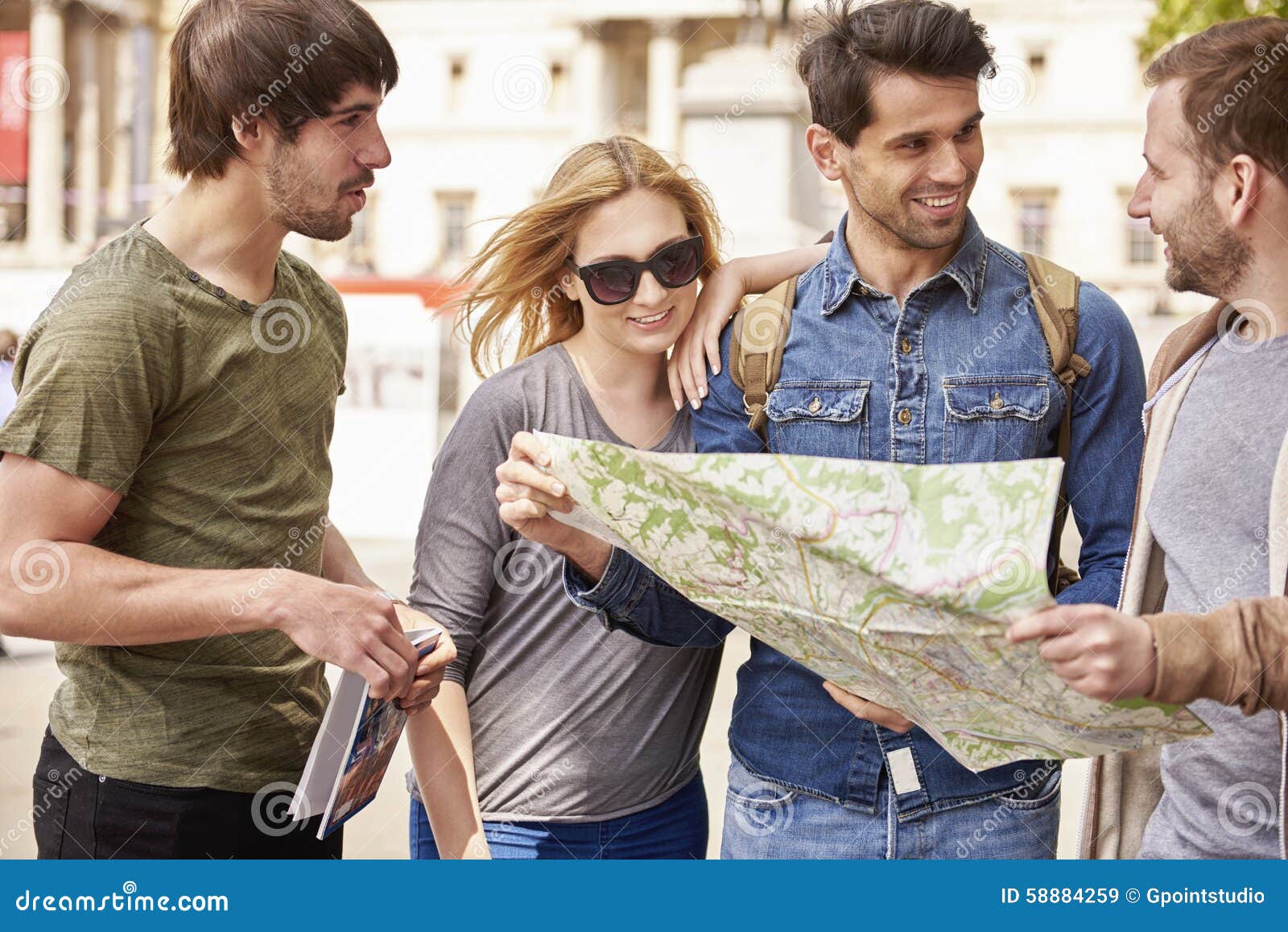 Toeristen in Londen stock afbeelding. Image of bestemming - 58884259